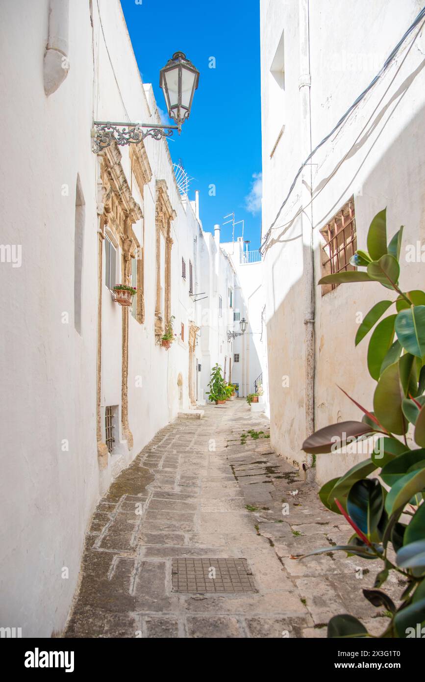 Historic center of Ostuni (Città Bianca Stock Photo - Alamy