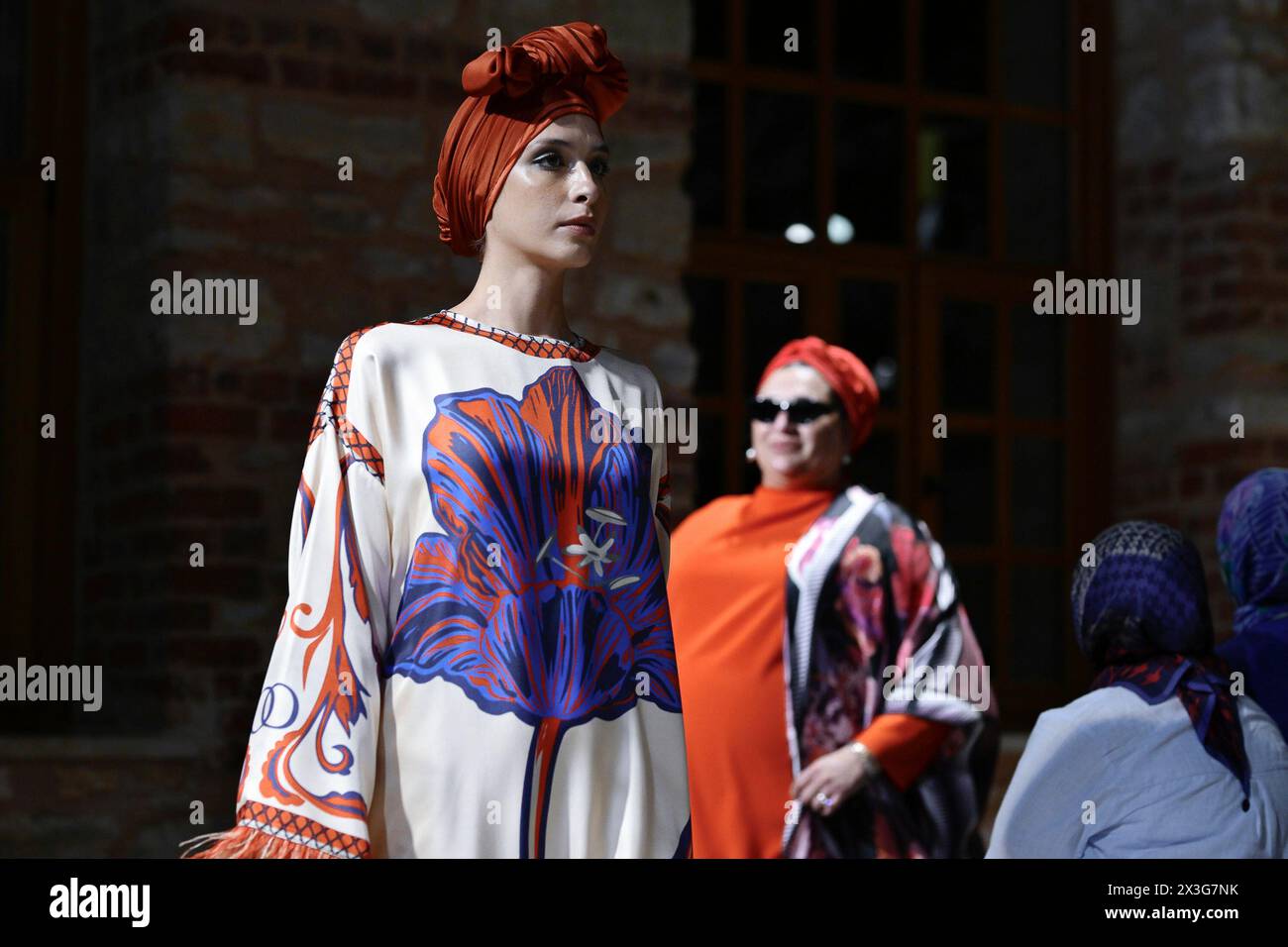 Istanbul, Istanbul, Turkey. 25th Apr, 2024. Models wearing the Turkish ...