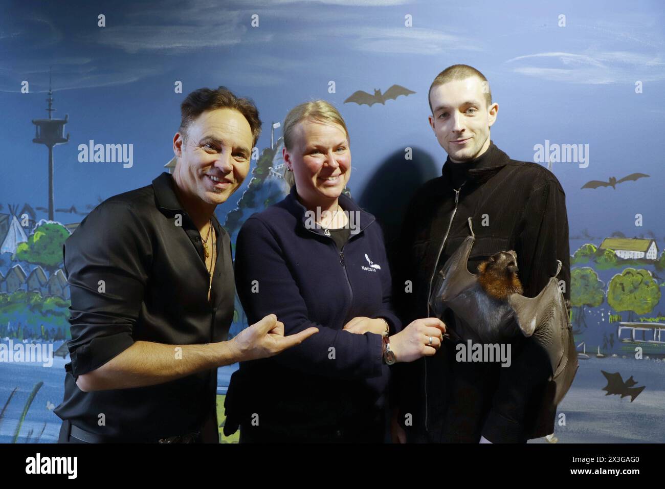 TANZ DER VAMPIRE-Darsteller in der Fledermaushöhle Rob Fowler ...