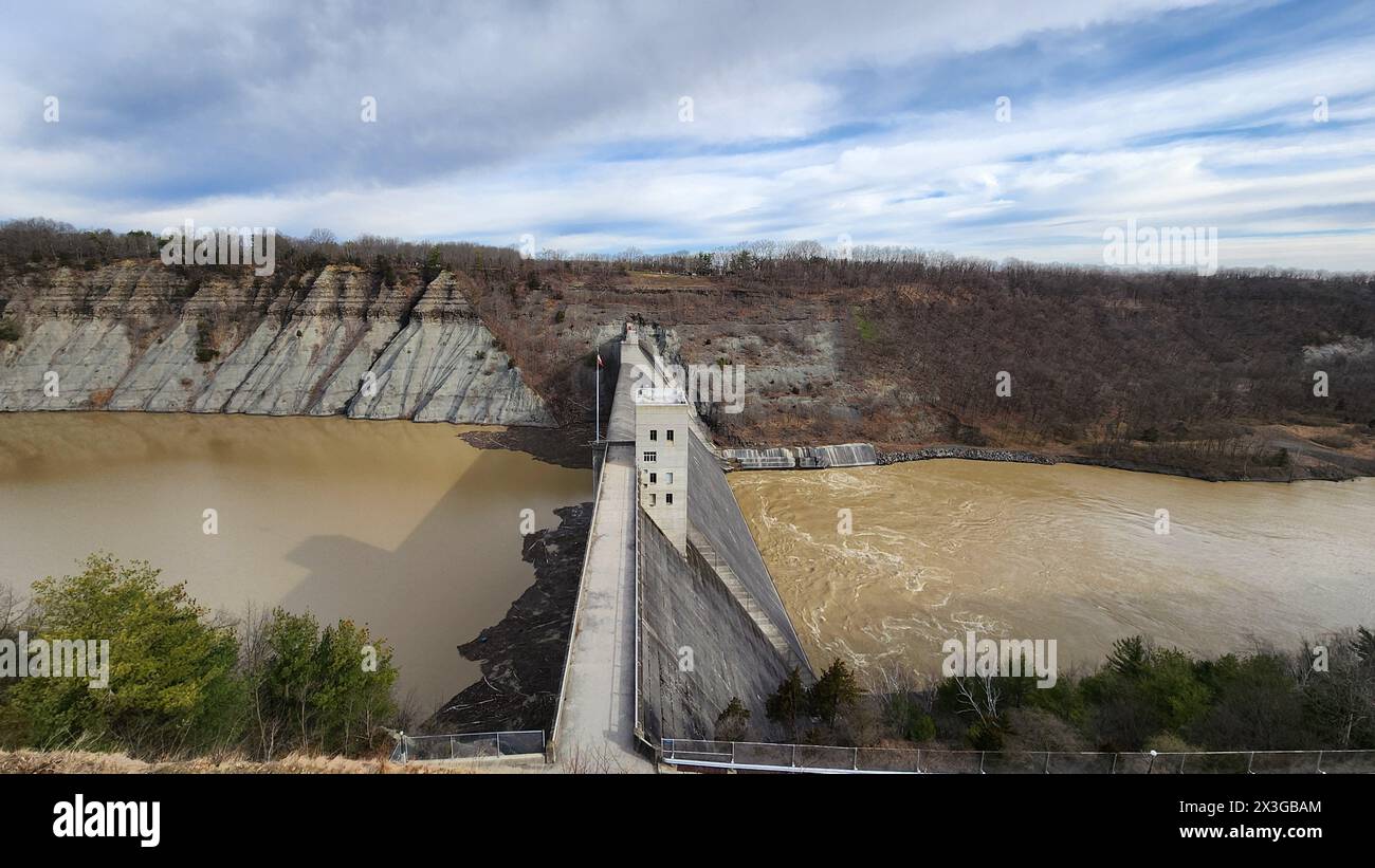The Mount Morris Dam stands in the flow of the Genesee River within the ...