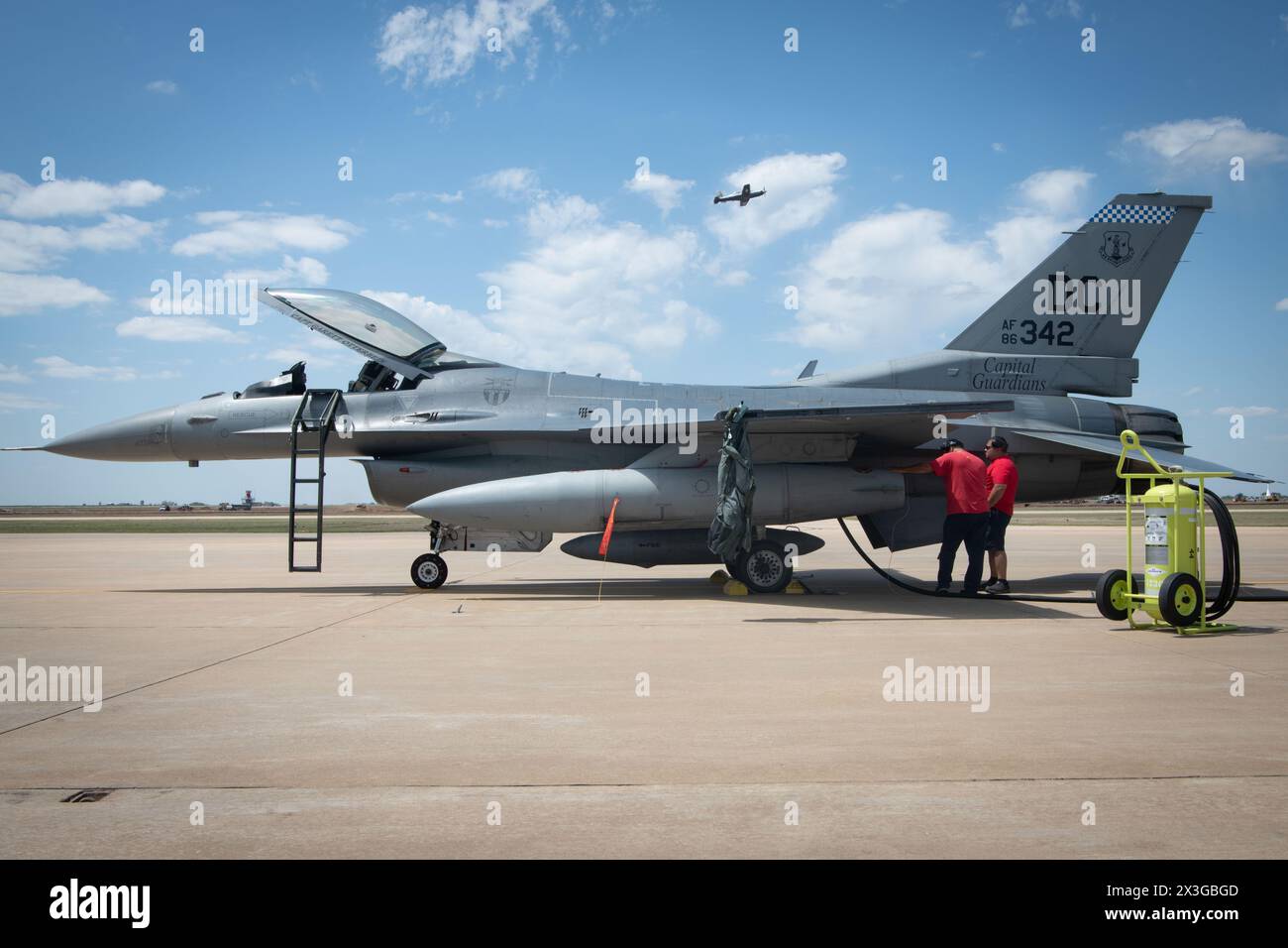 An F-16C Fighting Falcon from the District of Columbia Air National ...