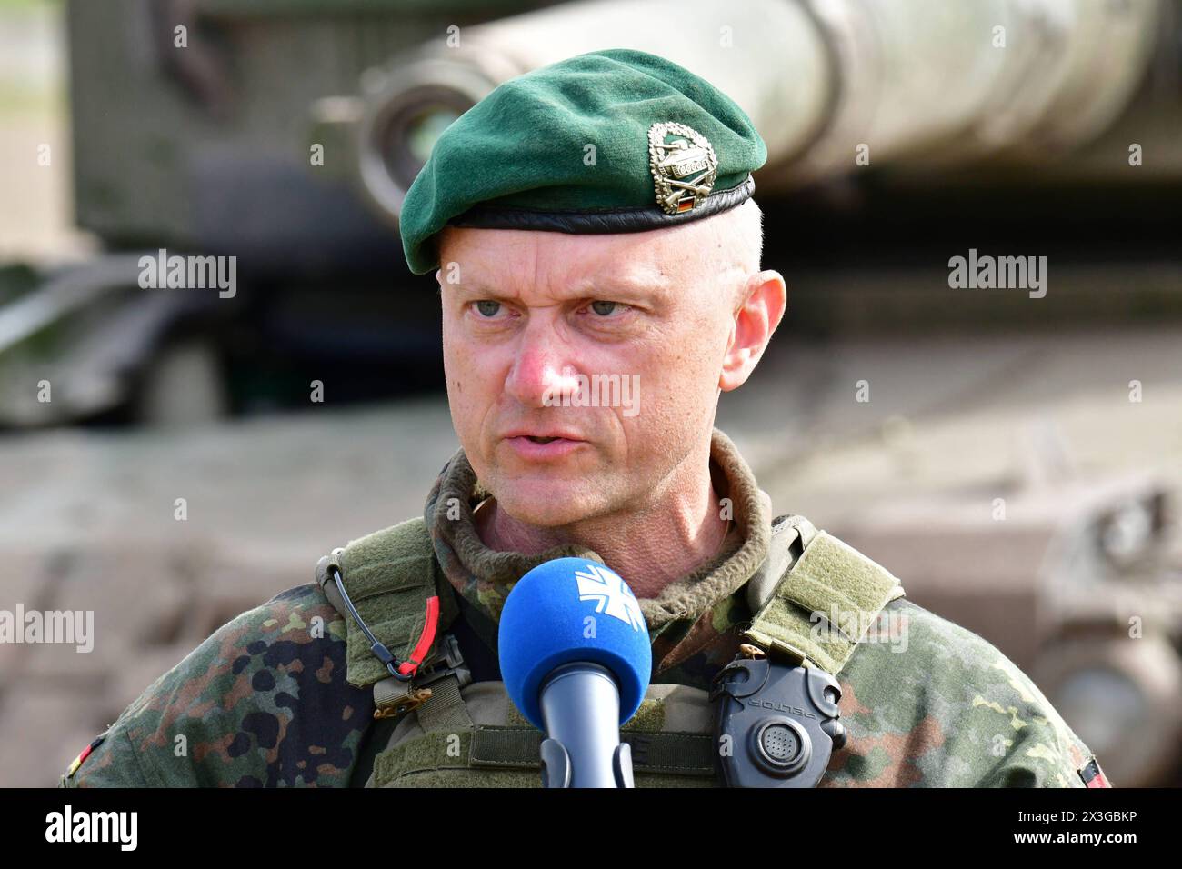 Brigadegeneral Alexander Krone Kommandeur der Panzergrenadierbrigade 37 ...