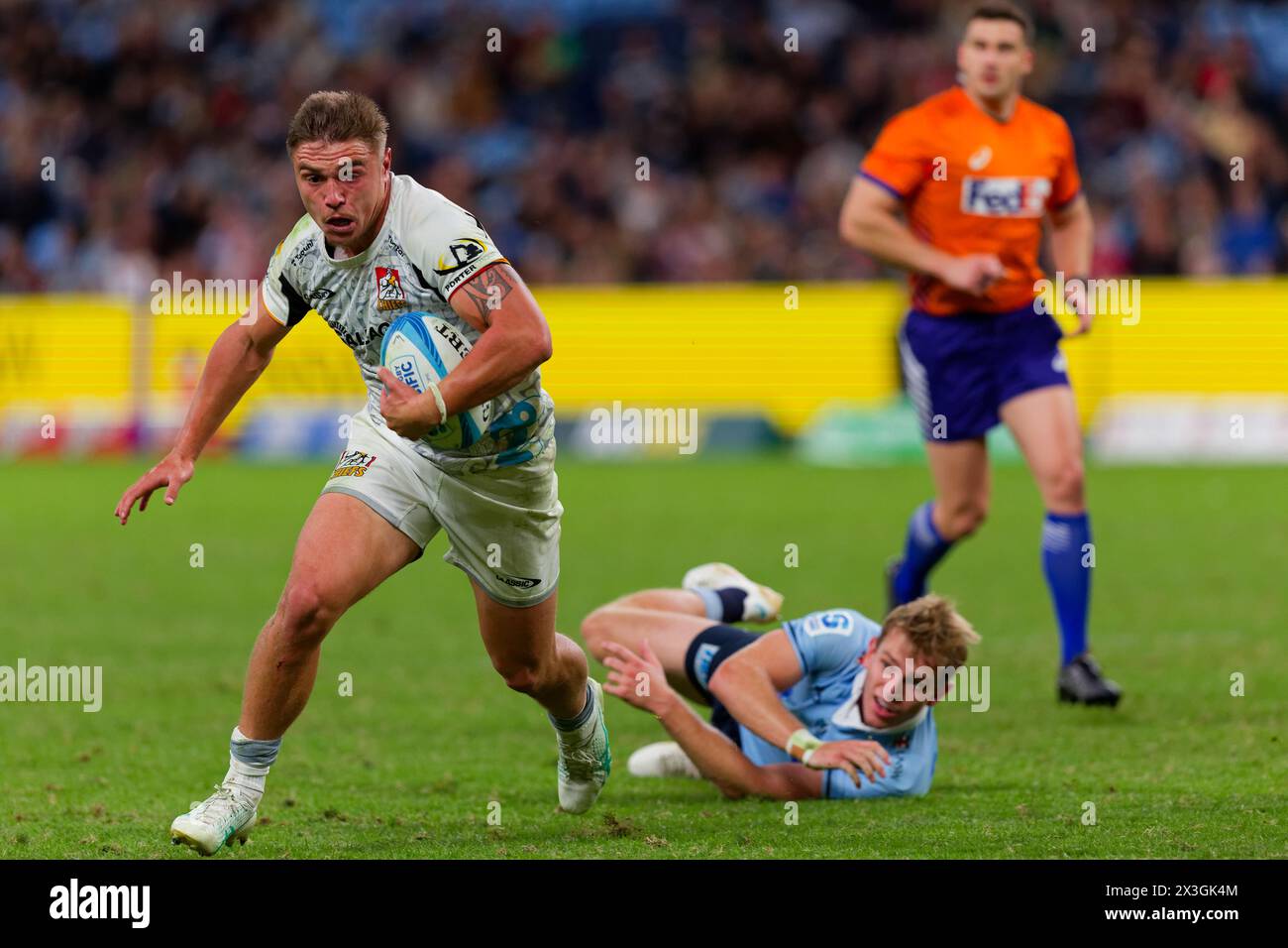 Sydney, Australia. 26th Apr, 2024. Cortez Ratima of the Chiefs runs ...