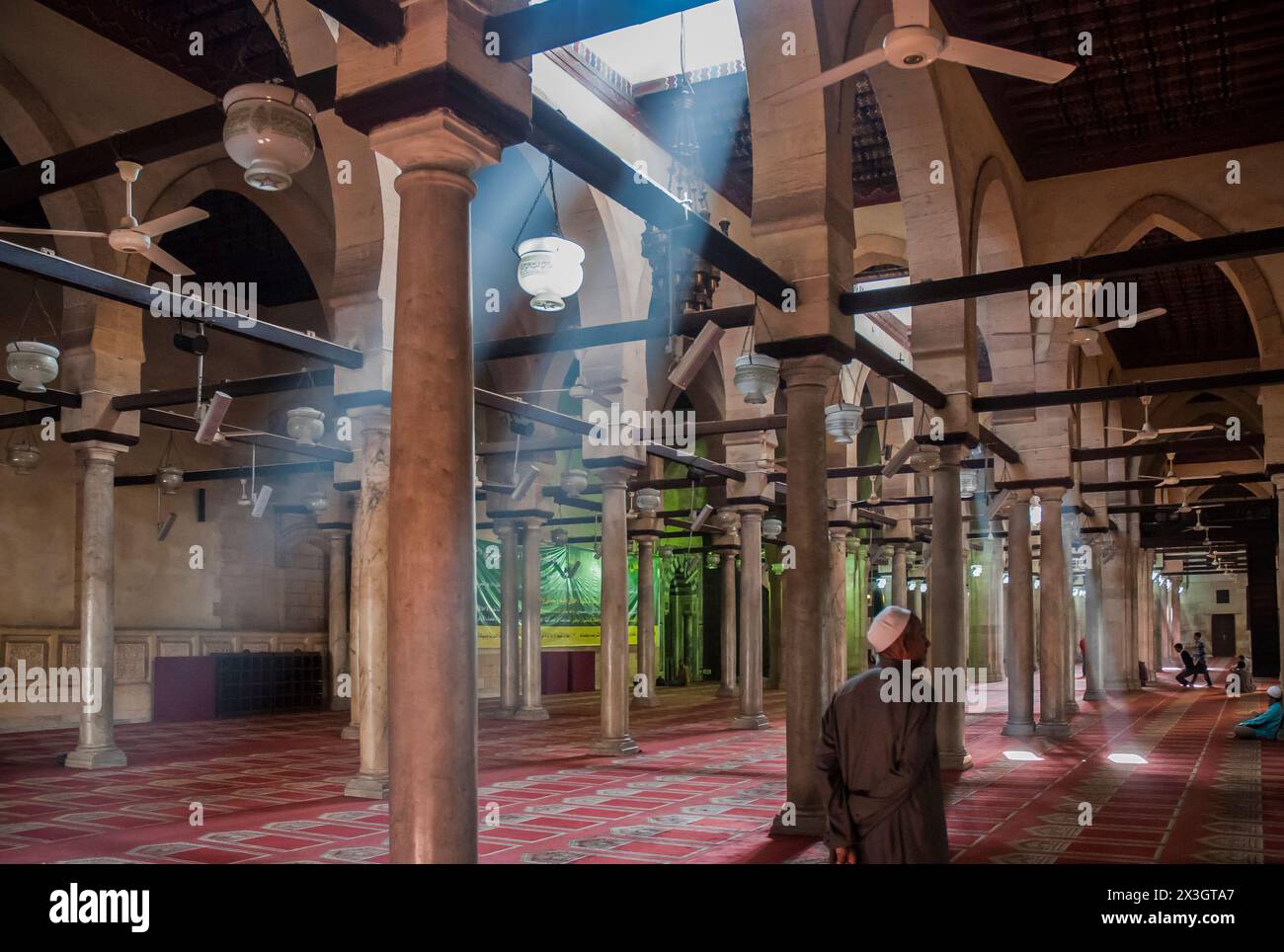 Interior al azhar mosque cairo egypt hi-res stock photography and ...