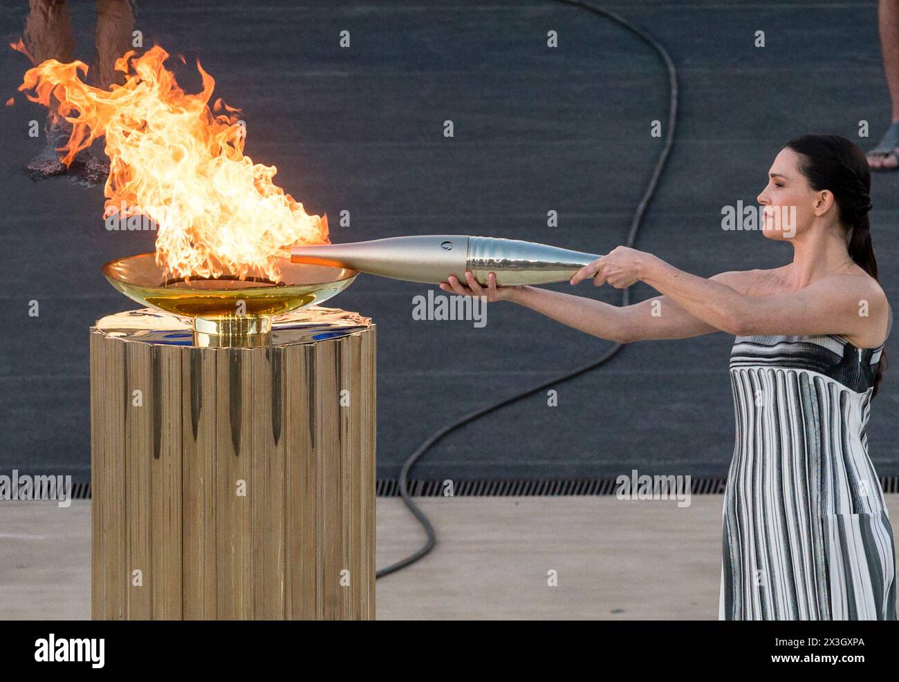 Athens, Greek. 26th Apr, 2024. Actress Mary Mina, playing the role of ...