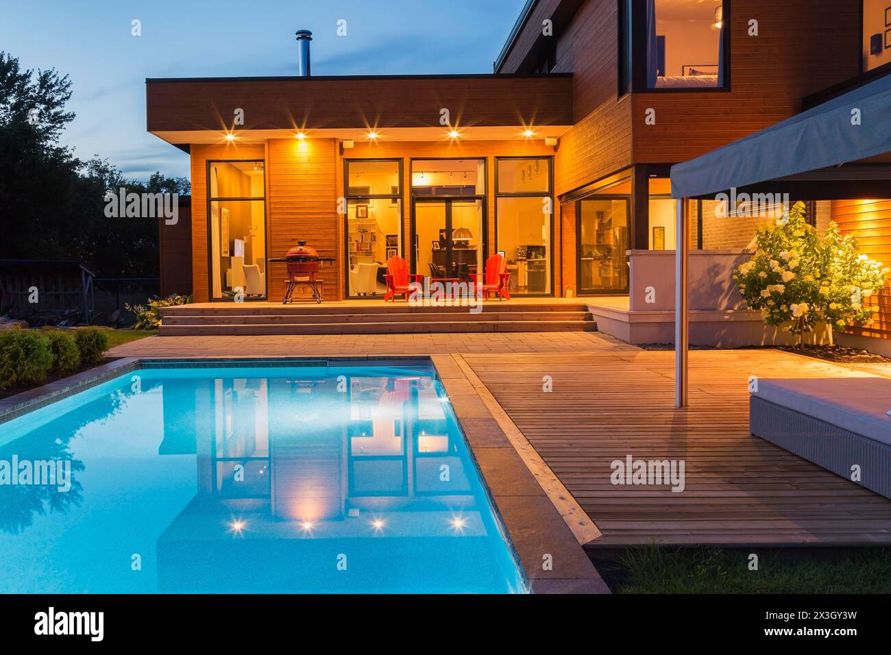 Cladding deck hi-res stock photography and images - Alamy