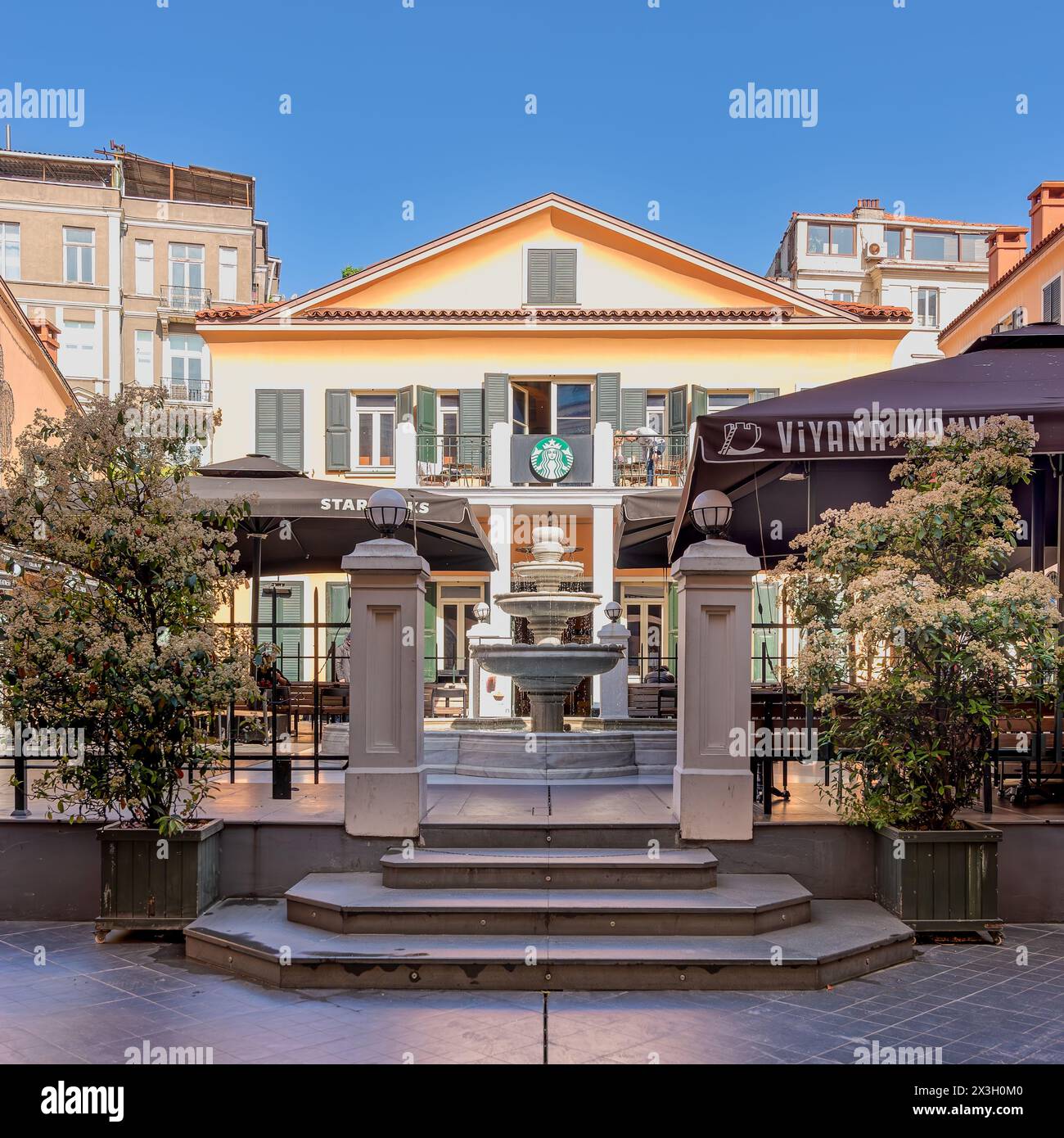 Central embassy shopping center hi-res stock photography and images - Alamy