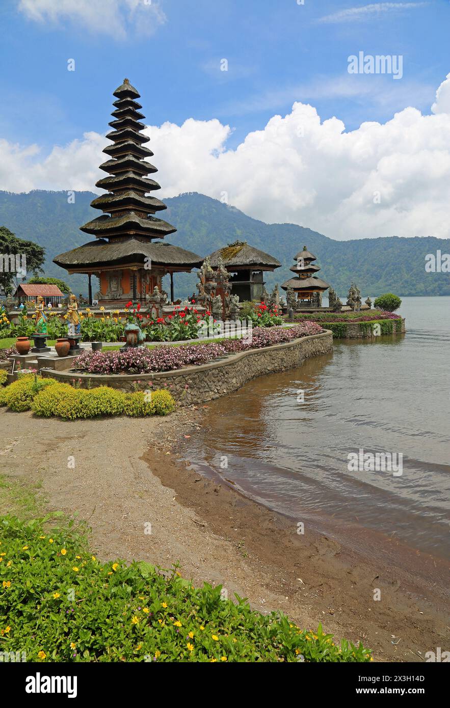 Indonesia vertical hi-res stock photography and images - Alamy