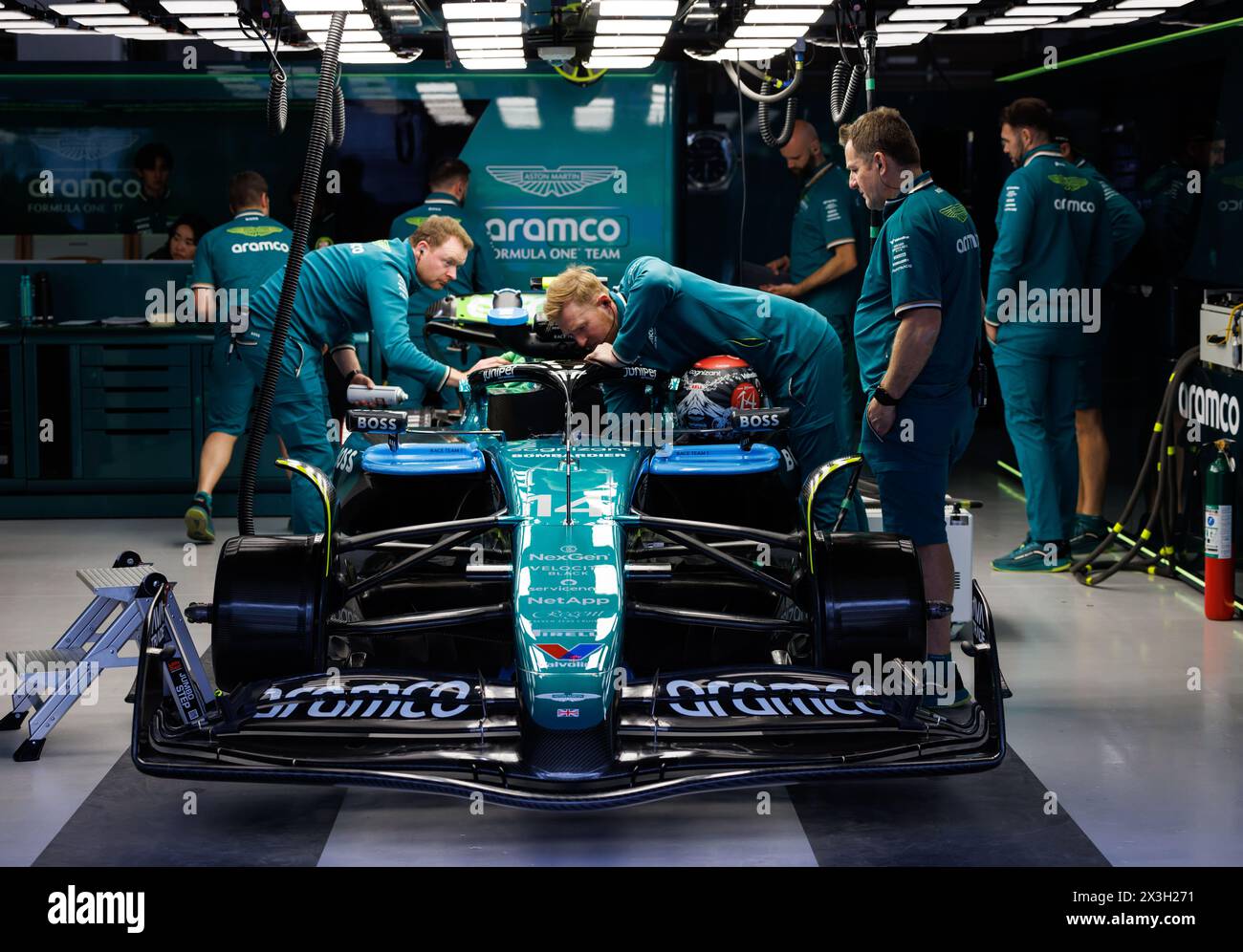 Suzuka Circuit, 5 April 2024: Aston Martin pit crew during the 2024 ...