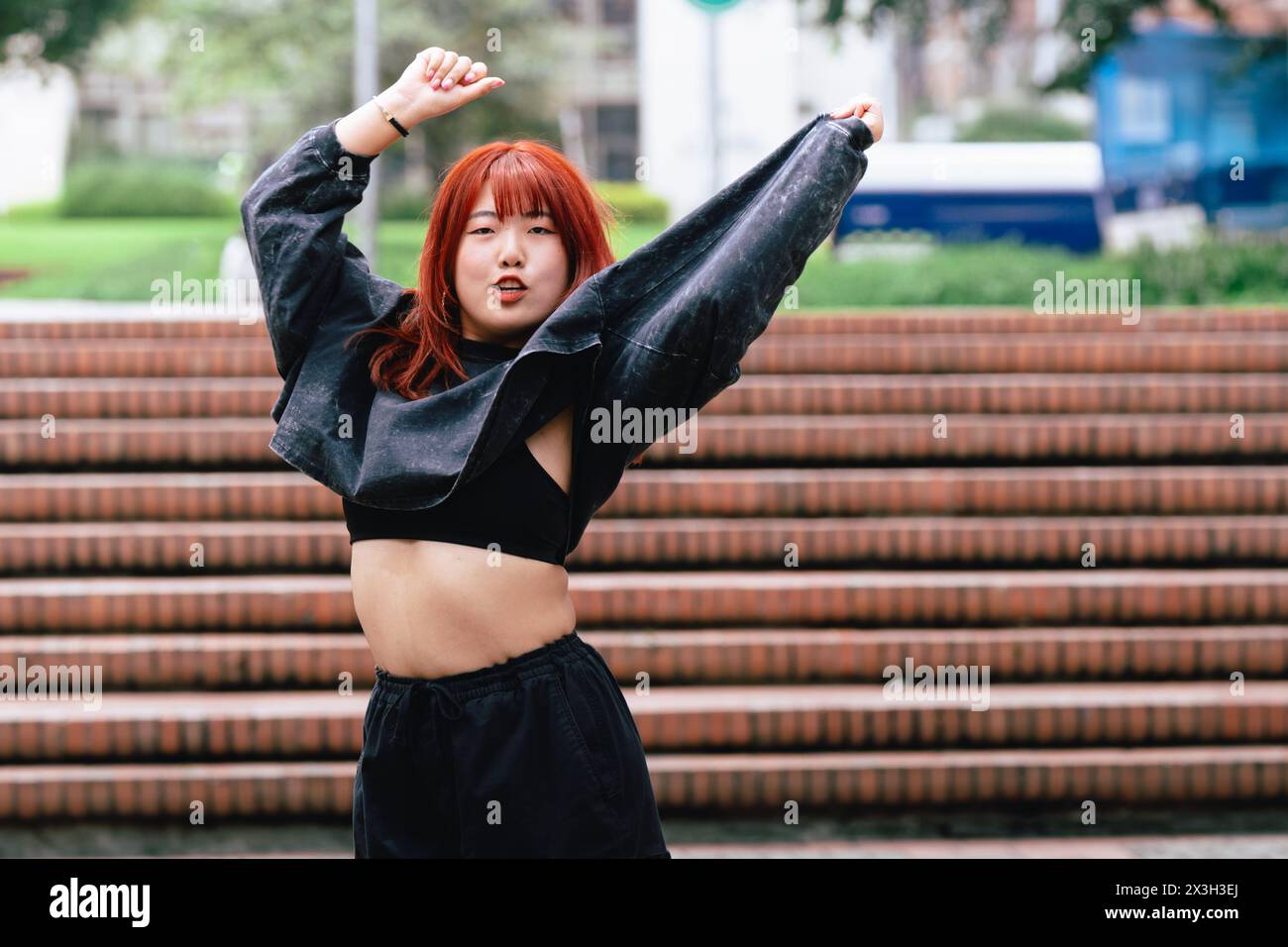 Dynamic pose woman hi-res stock photography and images - Alamy