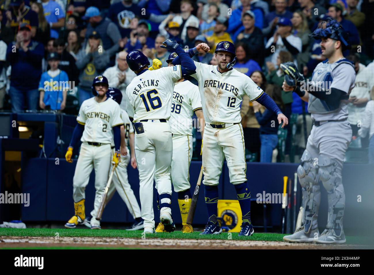 Milwaukee, WI, USA. 26th Apr, 2024. Milwaukee Brewers outfielder Blake ...