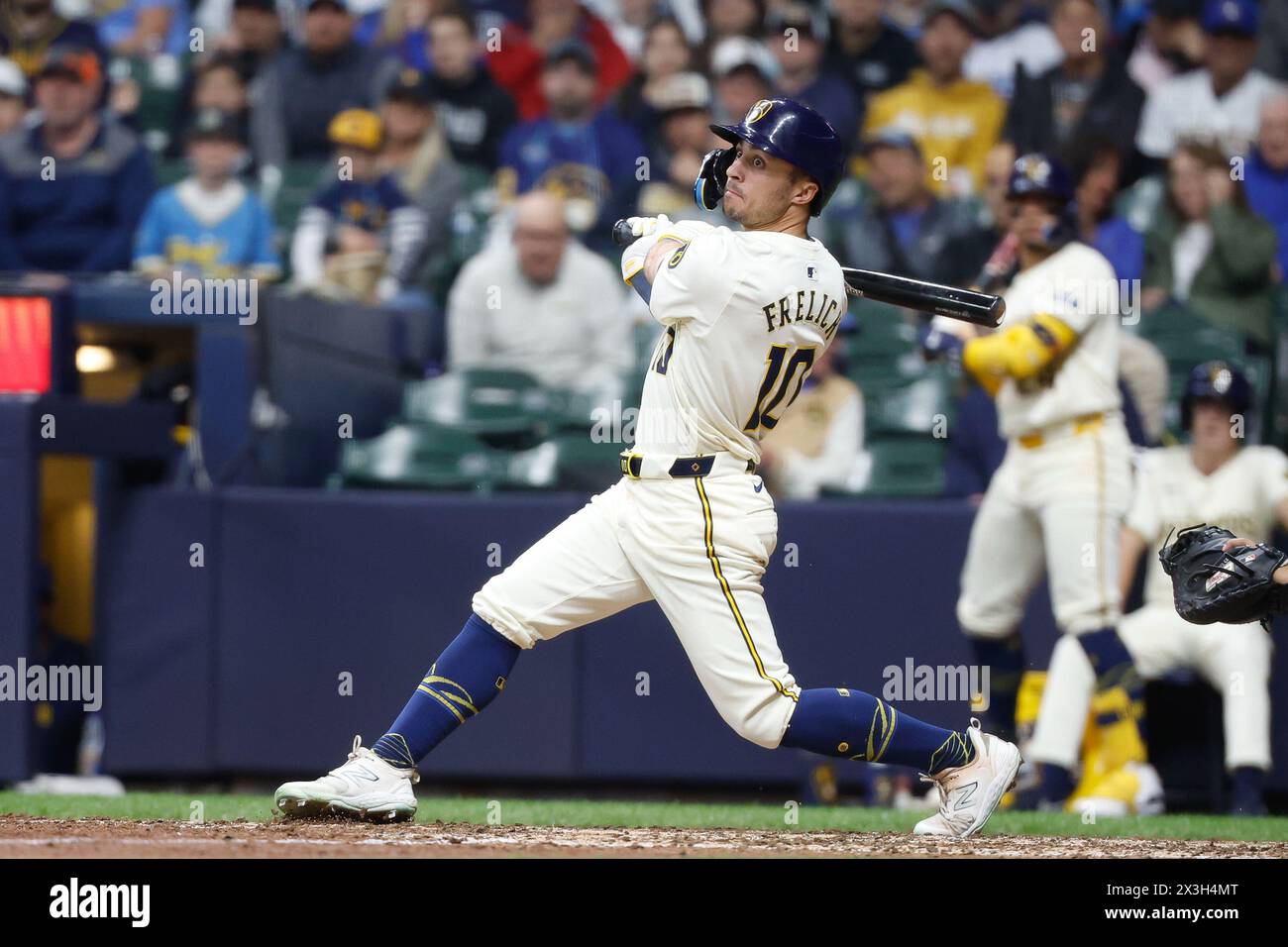 Milwaukee, WI, USA. 26th Apr, 2024. Milwaukee Brewers outfielder Sal ...