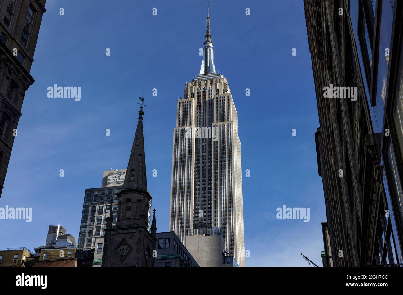 Art Deco Empire State Building skyscraper from 1931 on 5th Avenue ...