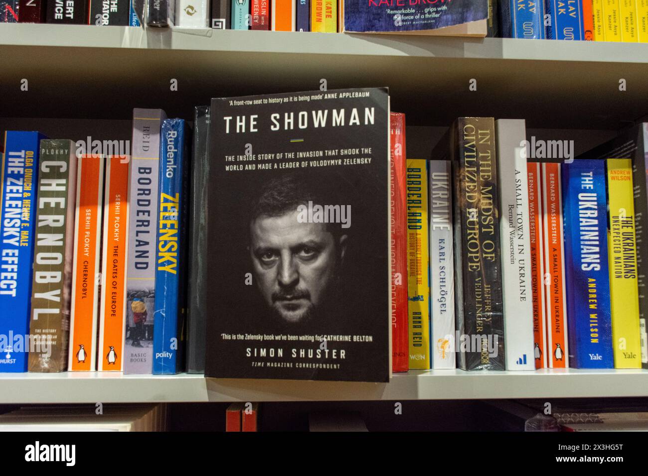 Close-up Simon Shuster's The Showman book on a bookshelf in the ...
