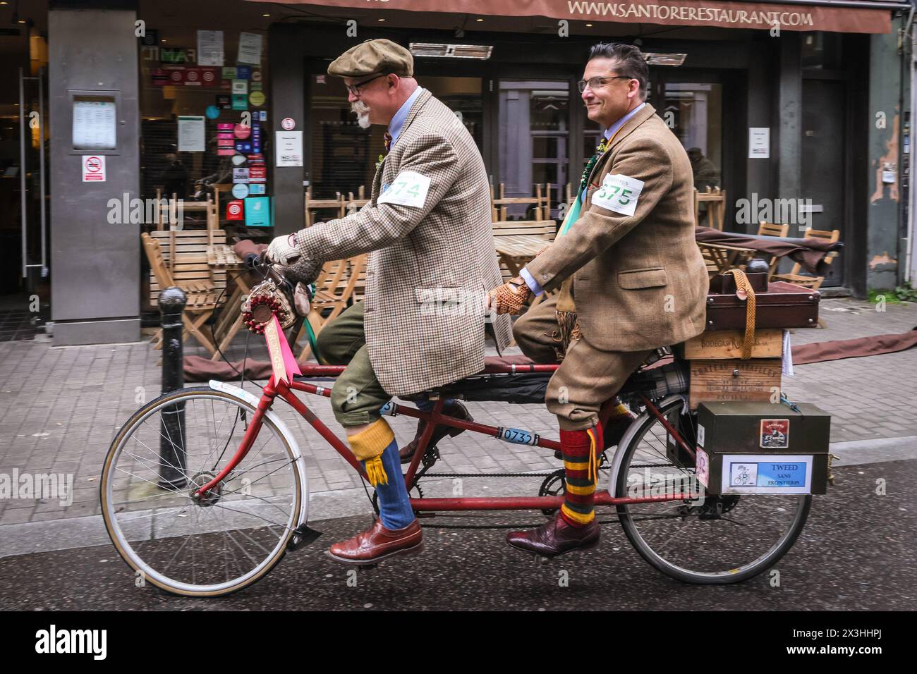 Penny farthing and tandem hi-res stock photography and images - Alamy