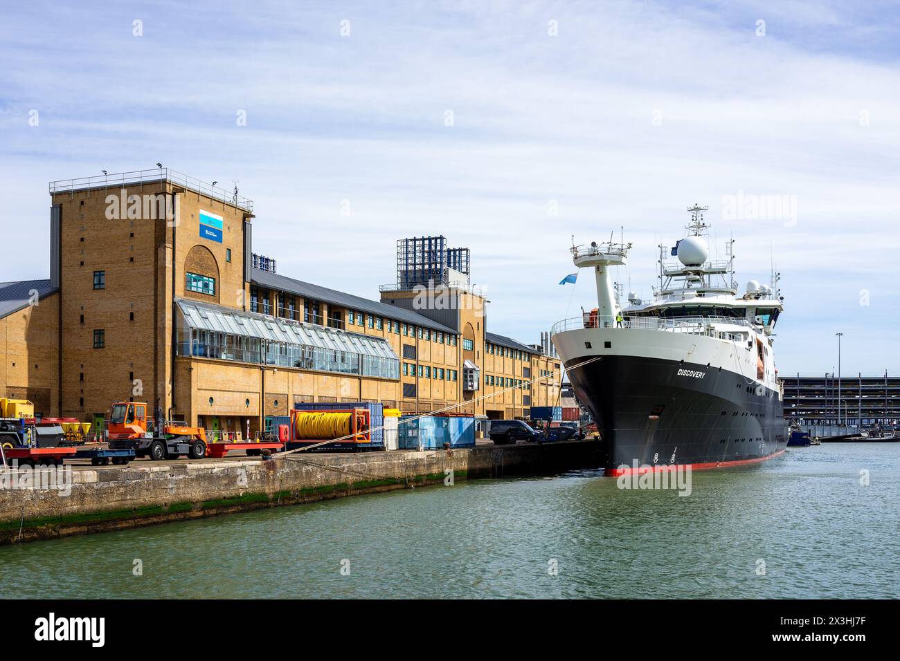 national oceanography centre southampton Stock Photo - Alamy
