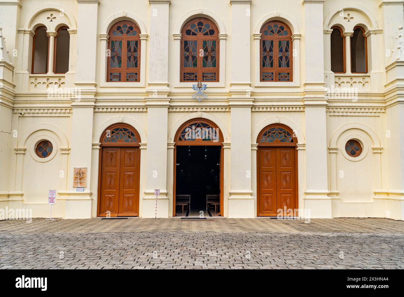 Santa Cruz Basilica, Built during the 1500s, Santa Cruz is one of the ...