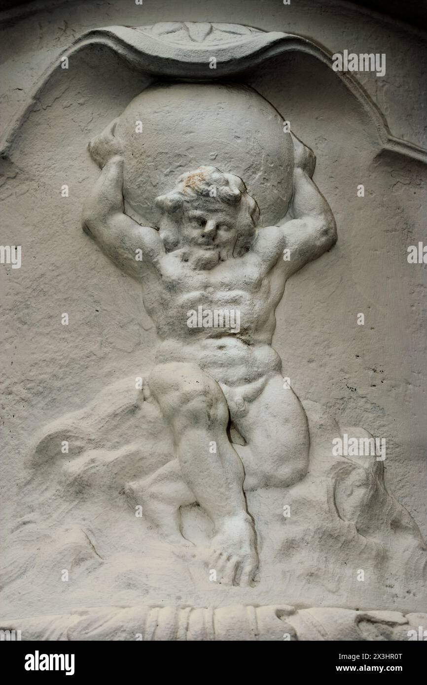 Statue of atlas holding globe hi-res stock photography and images - Alamy