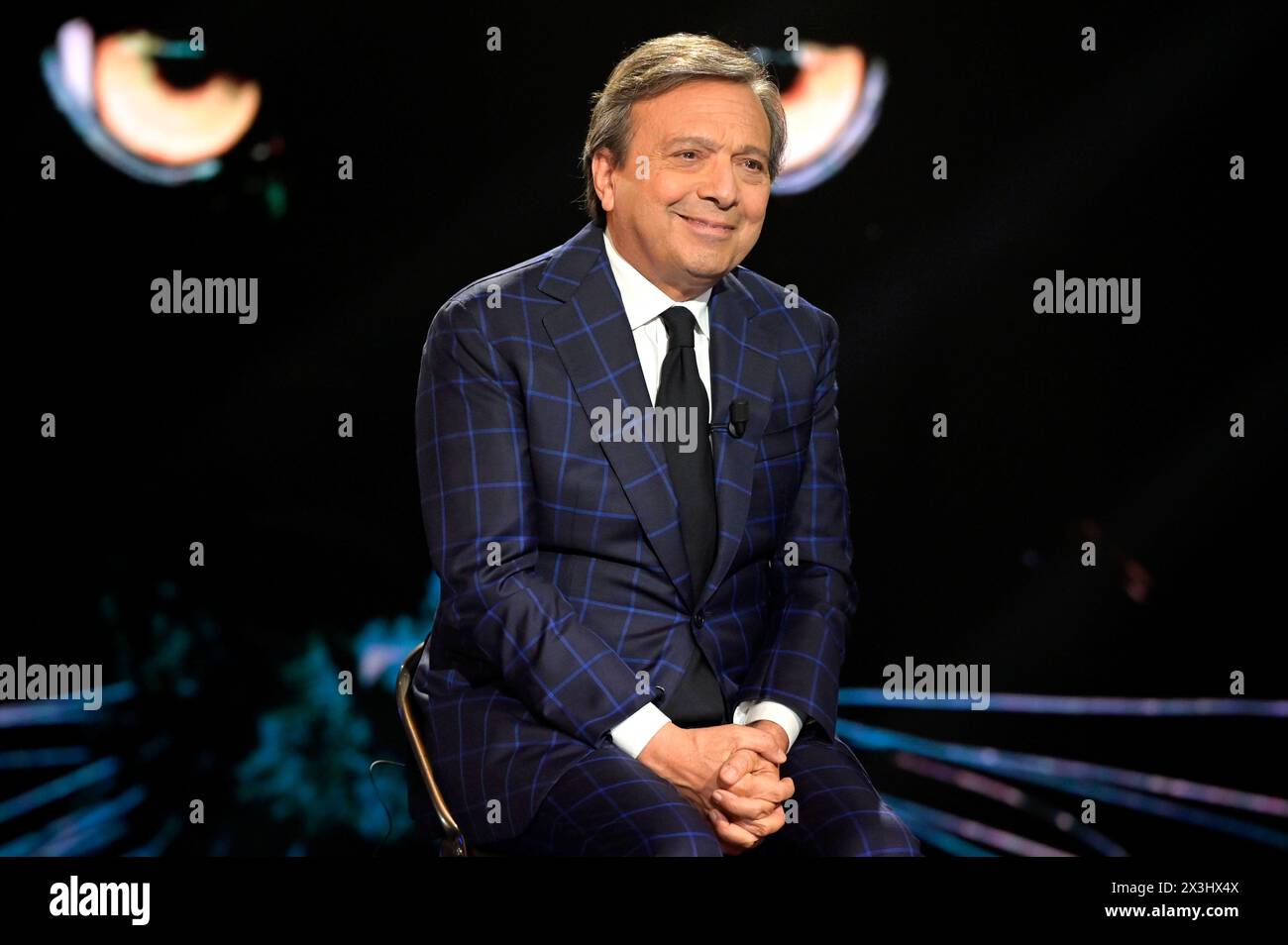 PIero Chiambretti in der Rai-Talkshow Belve in den Fabrizio Frizzi ...