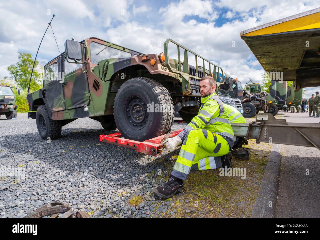 27 April 2024, Hesse, Alsfeld: The exercise shows how a defective US ...