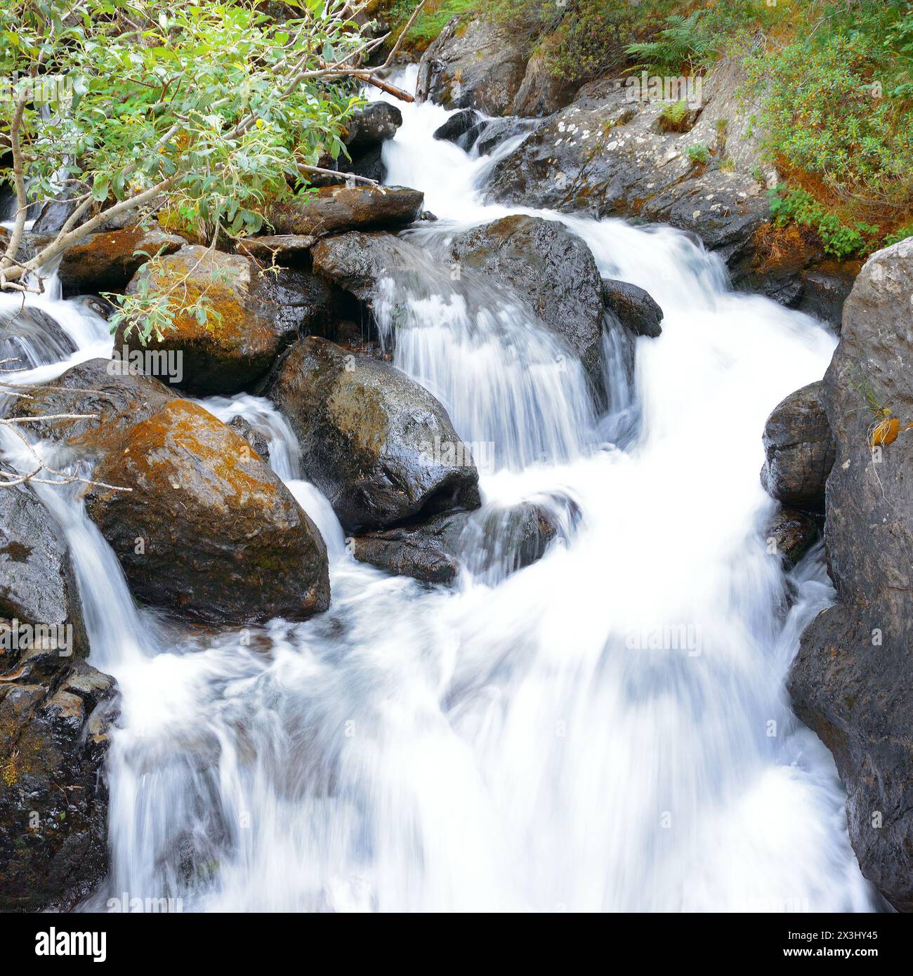 Beautiful waterfall big natural rocks hi-res stock photography and ...