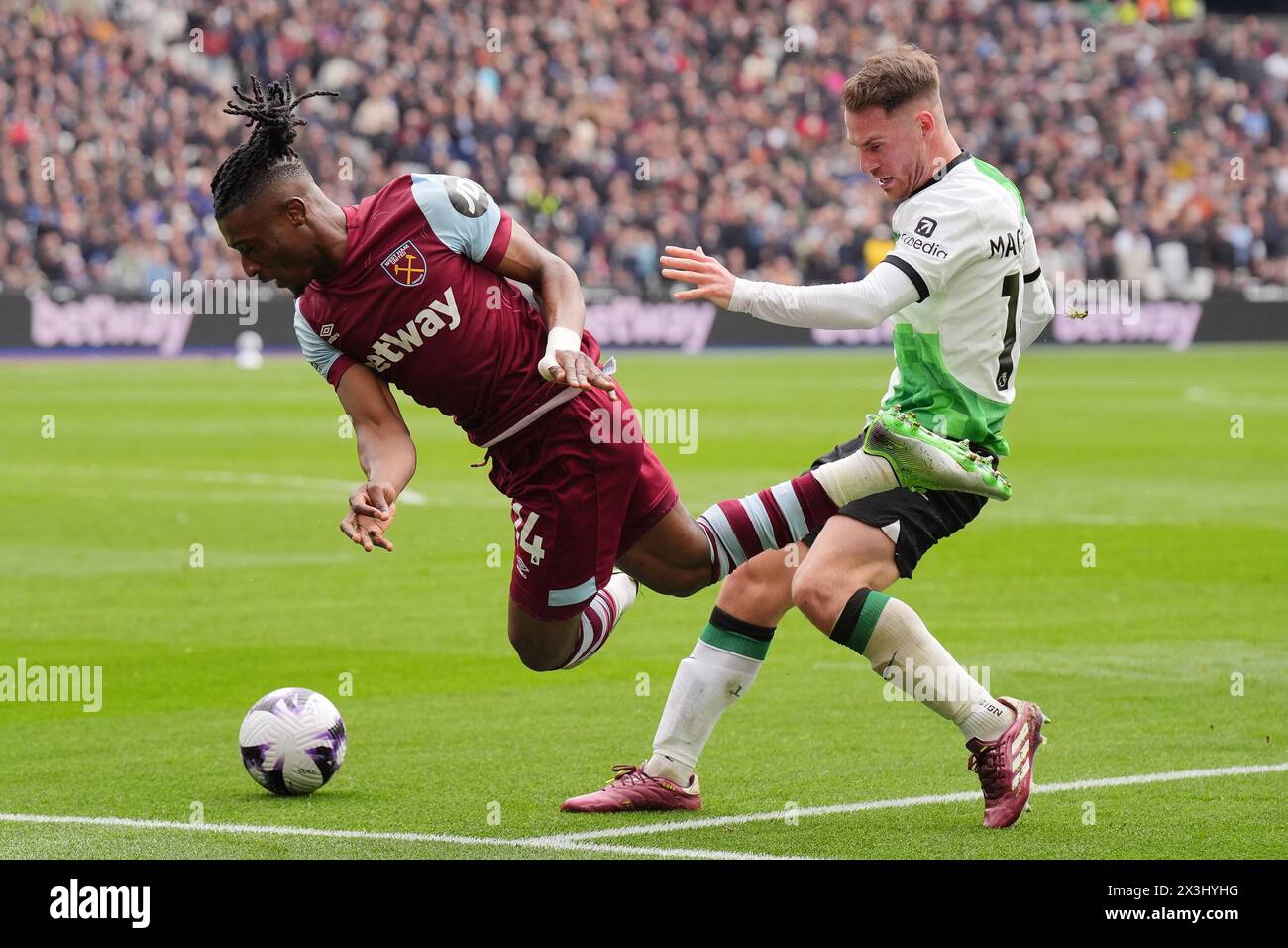 West Ham United's Mohammed Kudus (left) and Liverpool's Alexis Mac ...