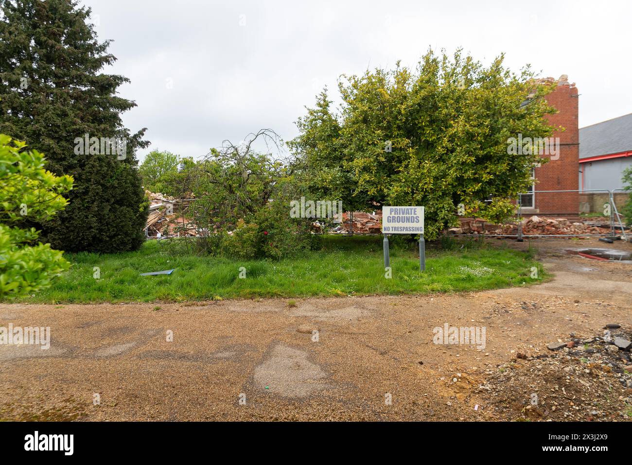 Knocked down building hi-res stock photography and images - Alamy