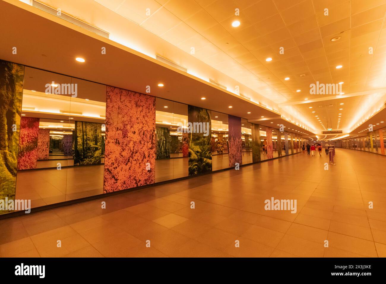 Asia, Singapore, MRT, Bayfront Subway Station Concourse Stock Photo - Alamy