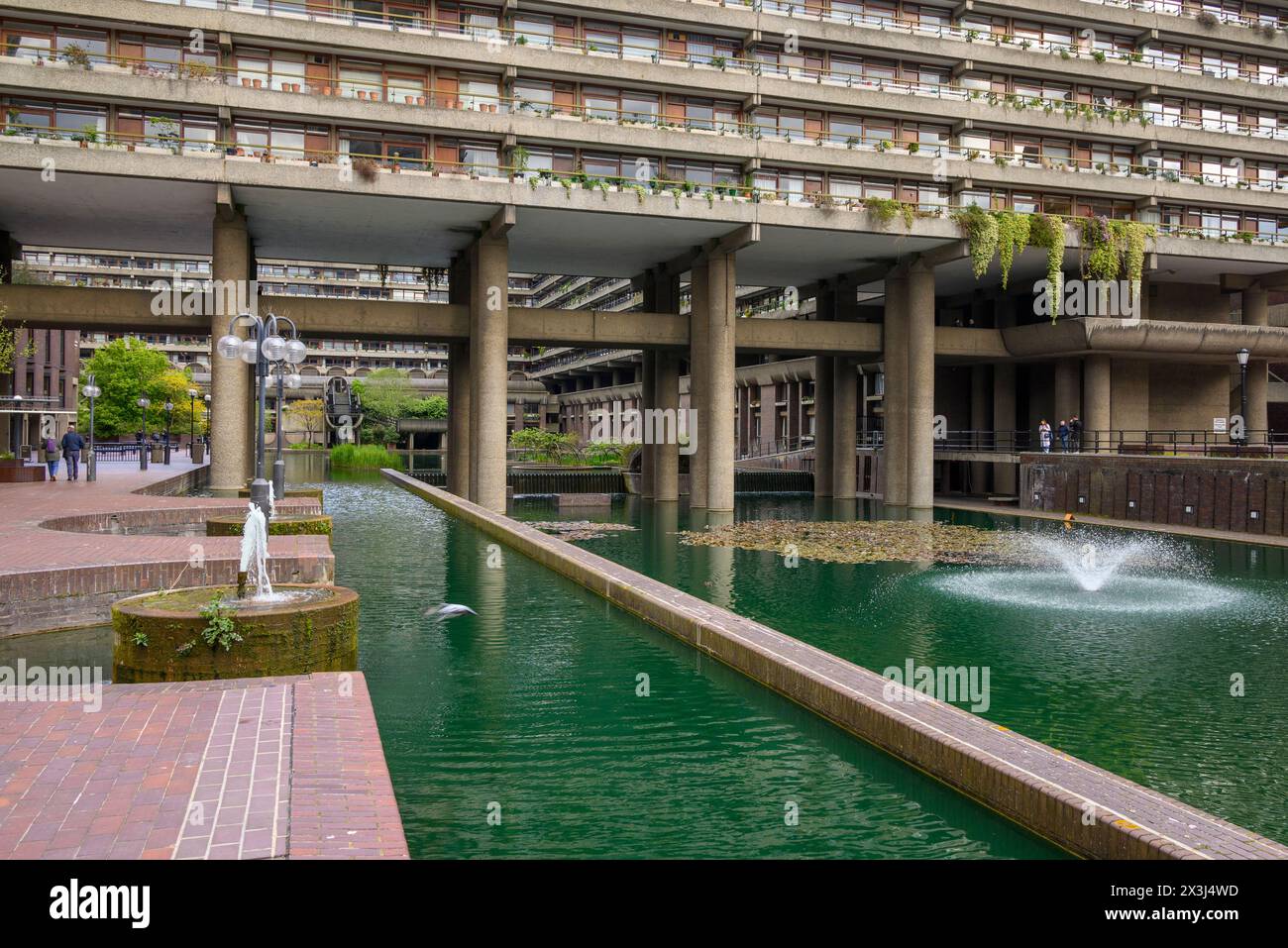 Barbican courtyard and buildings, London Stock Photo - Alamy
