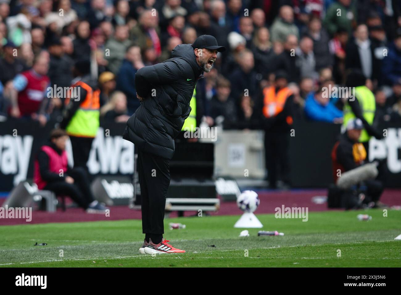 LONDON, UK - 27th Apr 2024: Liverpool manager Jurgen Klopp reacts ...