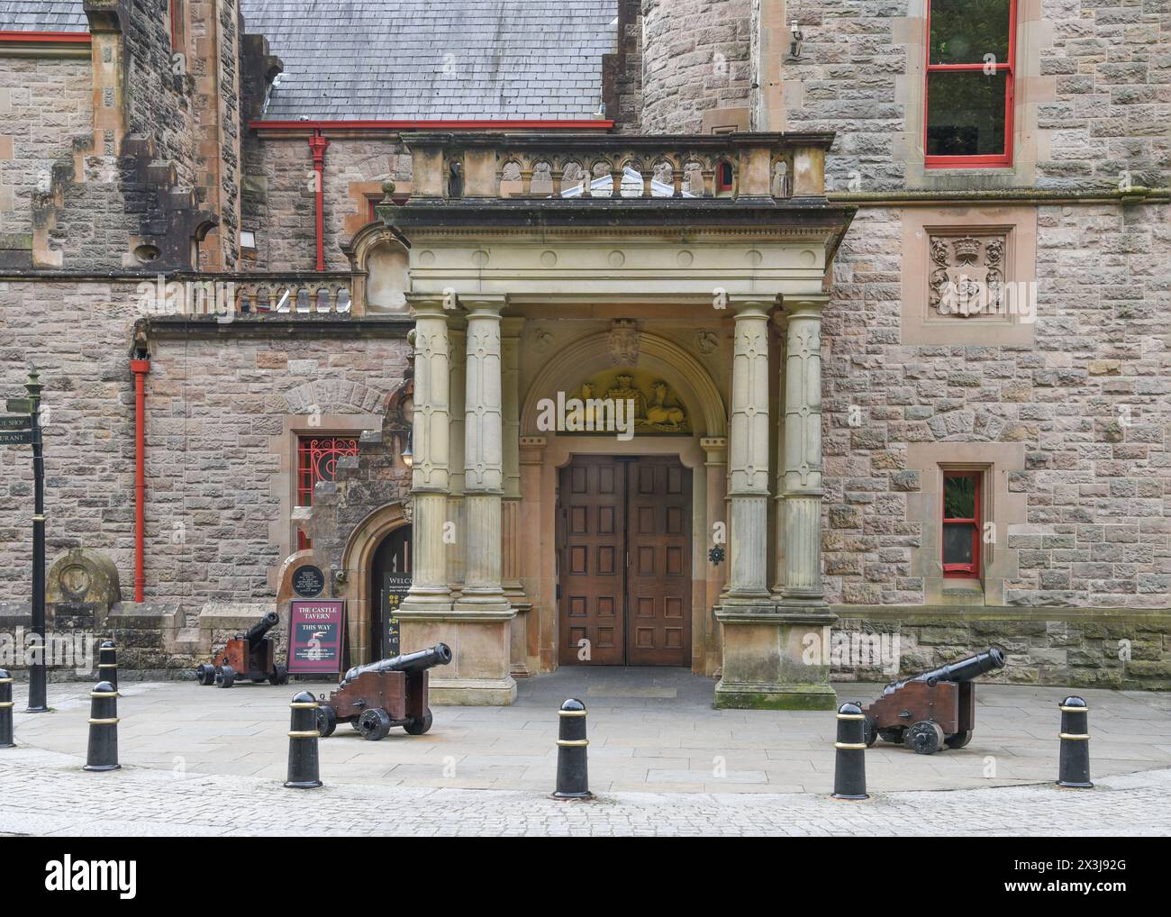 Door opening castle hi-res stock photography and images - Alamy