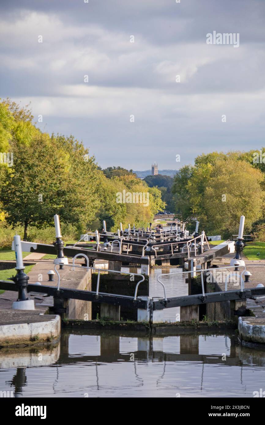 Hatton Locks on the Grand Union Canal looking towards Warwick, Hatton ...