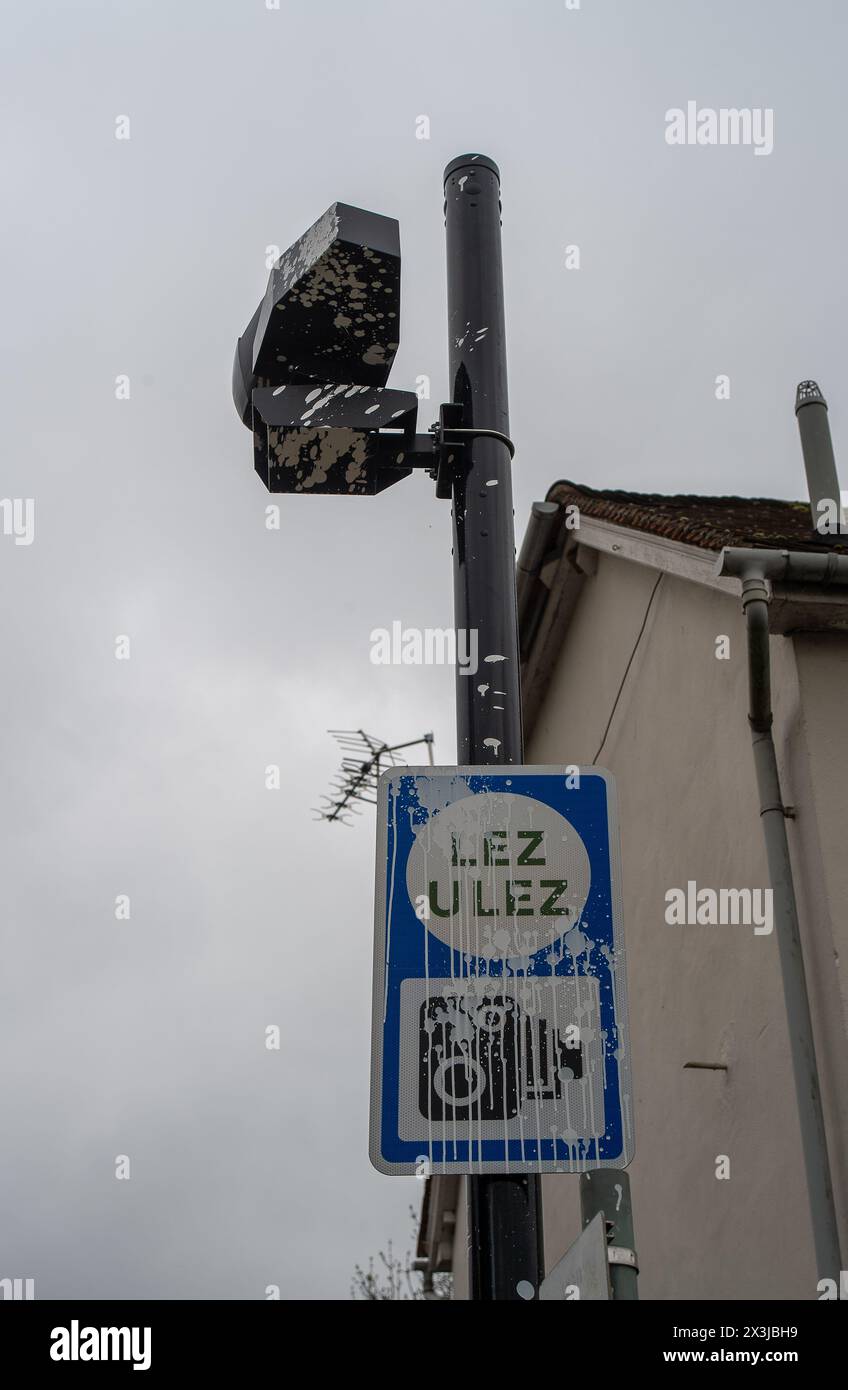 Uxbridge, UK. 27th April, 2024. Most of the Ultra Low Emission Zone ...