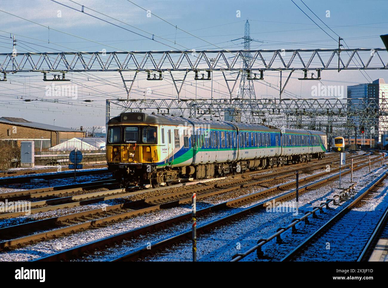Class 312s hi-res stock photography and images - Alamy