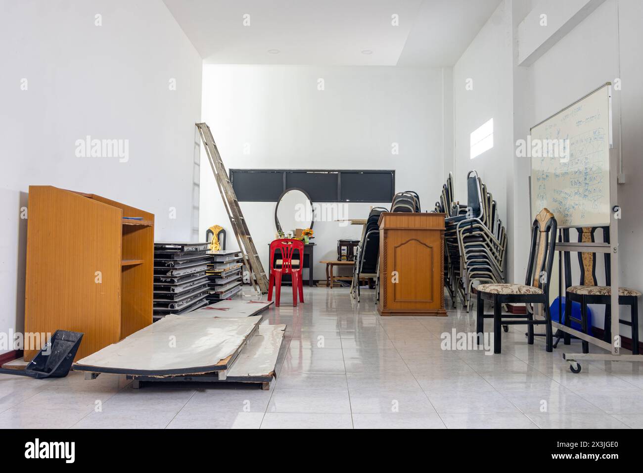 Actress backstage performance hi-res stock photography and images - Alamy