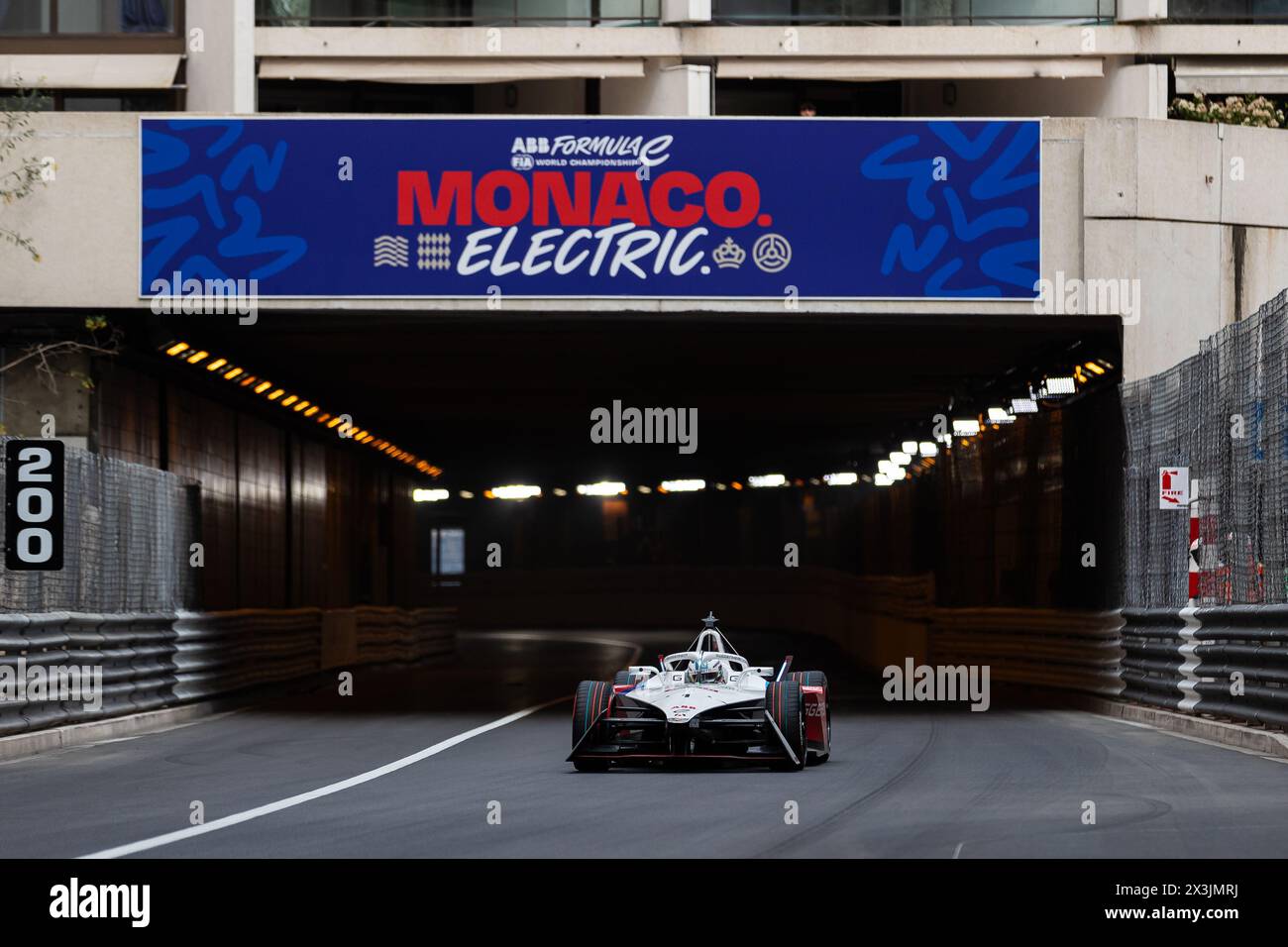 01 DENNIS Jake (gbr), Andretti Global, Porsche 99X Electric, action during the 2024 Monaco ePrix ...
