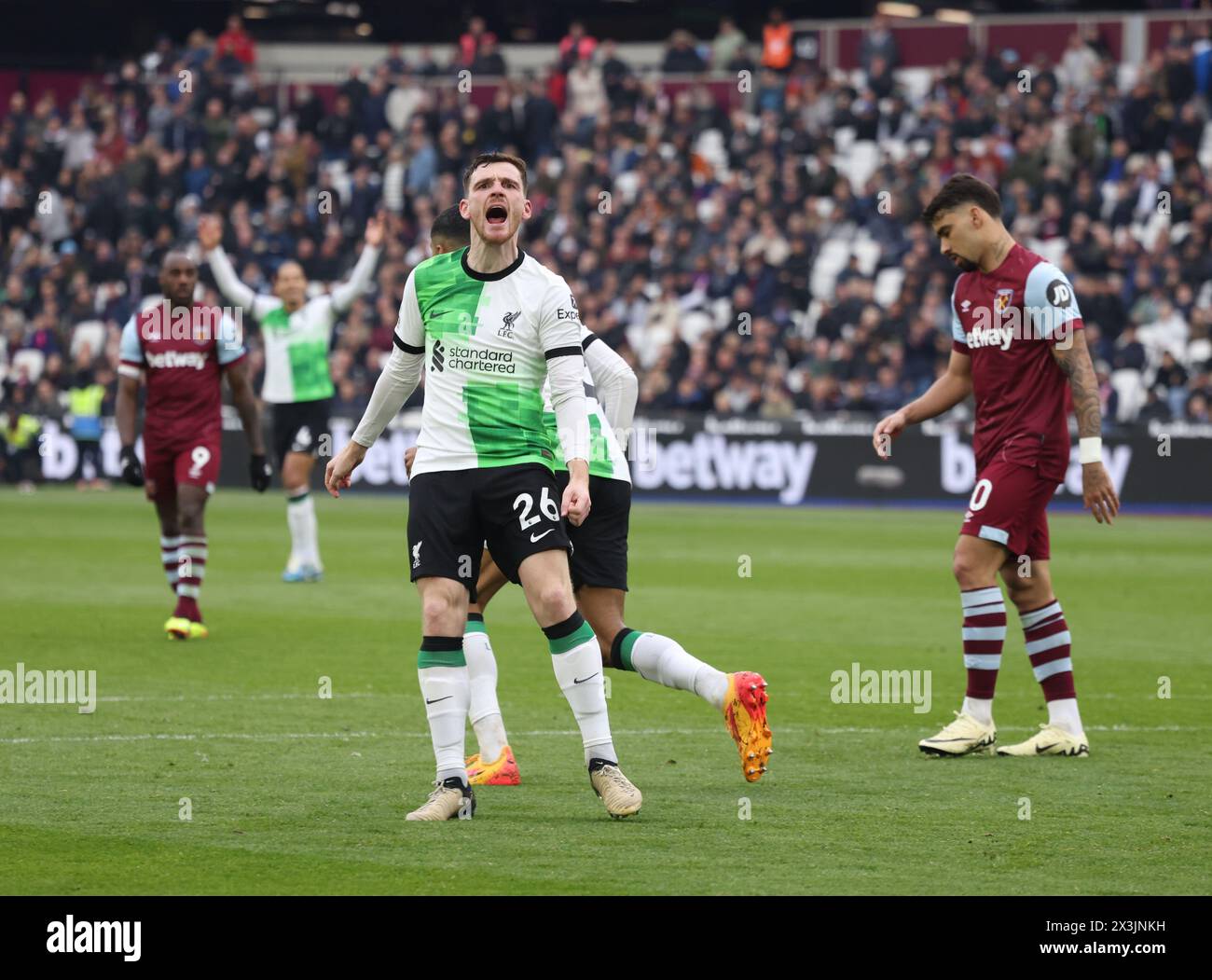 Andy robertson liverpool celebrates hi-res stock photography and images ...