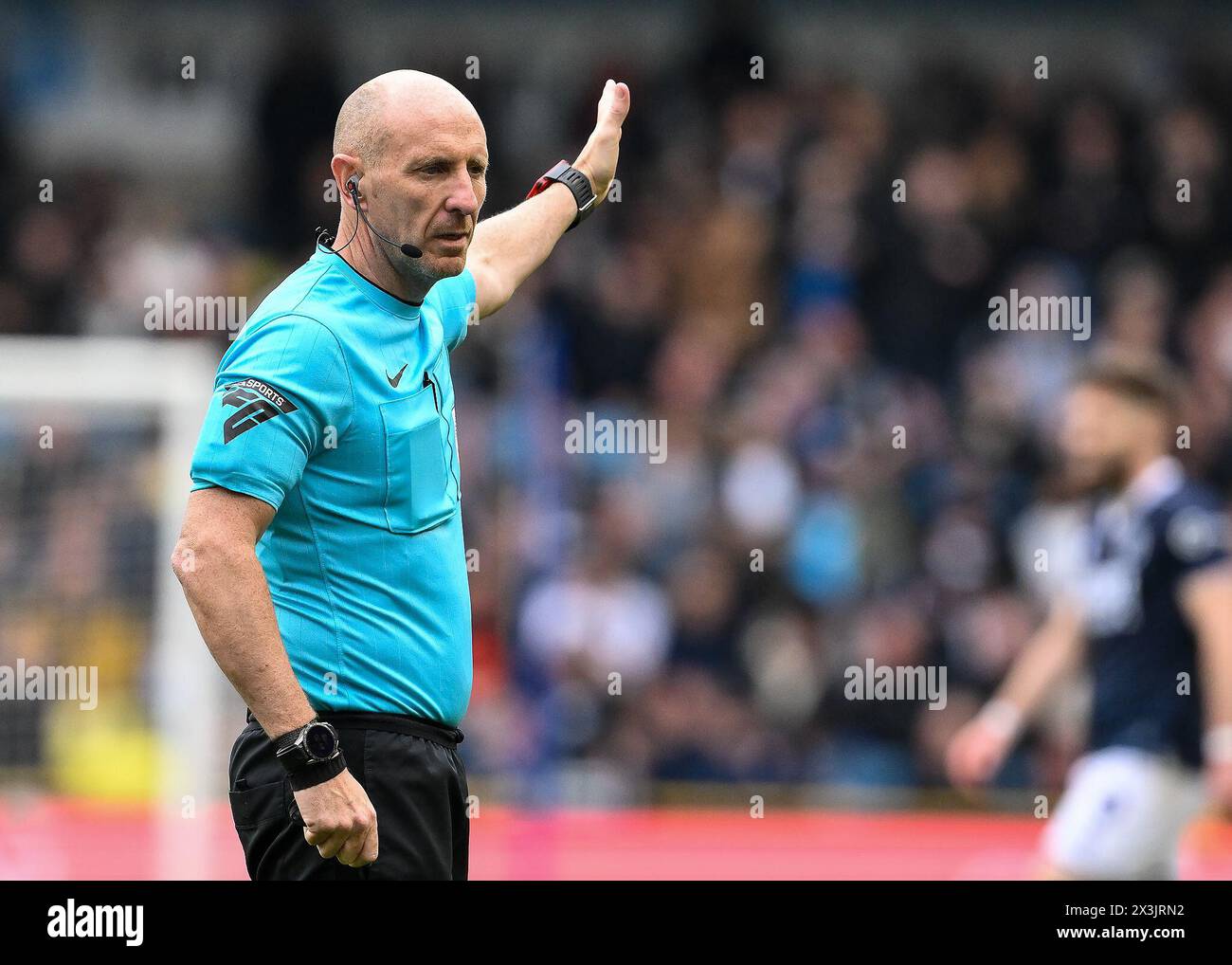 Match referee ANDY DAVIES during the Sky Bet Championship match ...