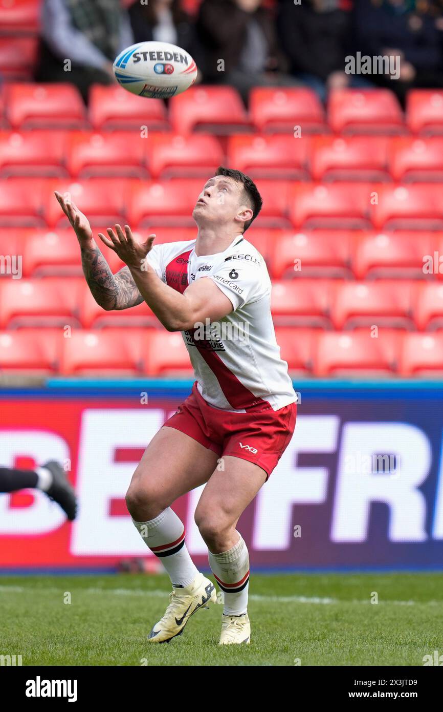 Deon Cross of Salford Red Devils catches a high ball during the Betfred ...