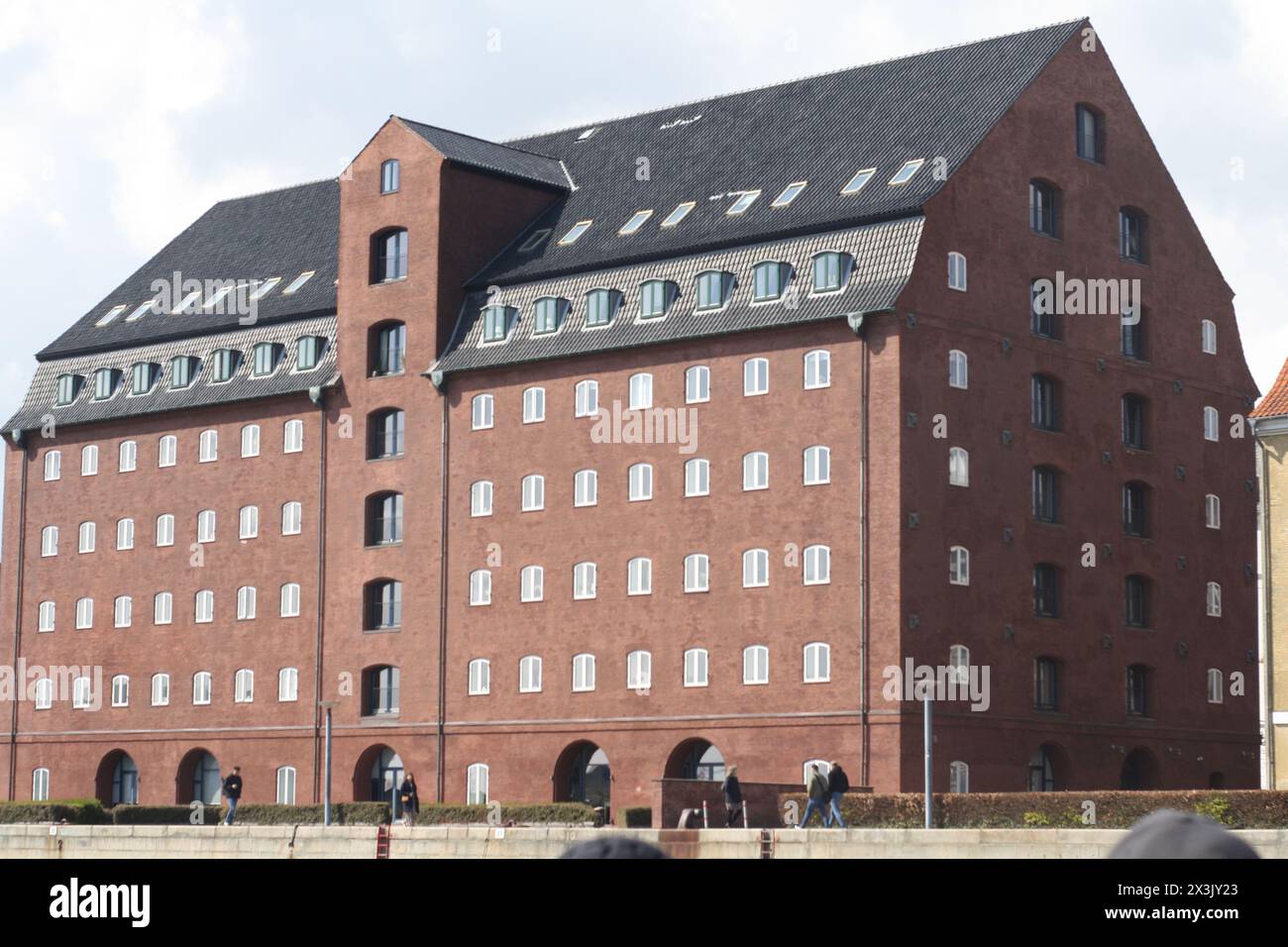 Monumental port hi-res stock photography and images - Alamy