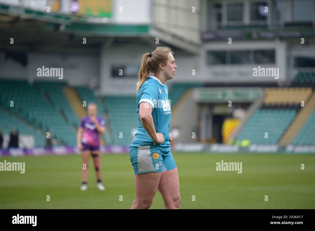 NORTHAMPTON, ENGLAND - Sat 27-April -2024: Laura Perrin of Sale Sharks ...