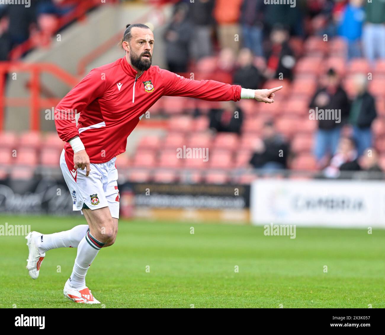 Ollie Palmer of Wrexham warms up ahead of the match, during the Sky Bet ...