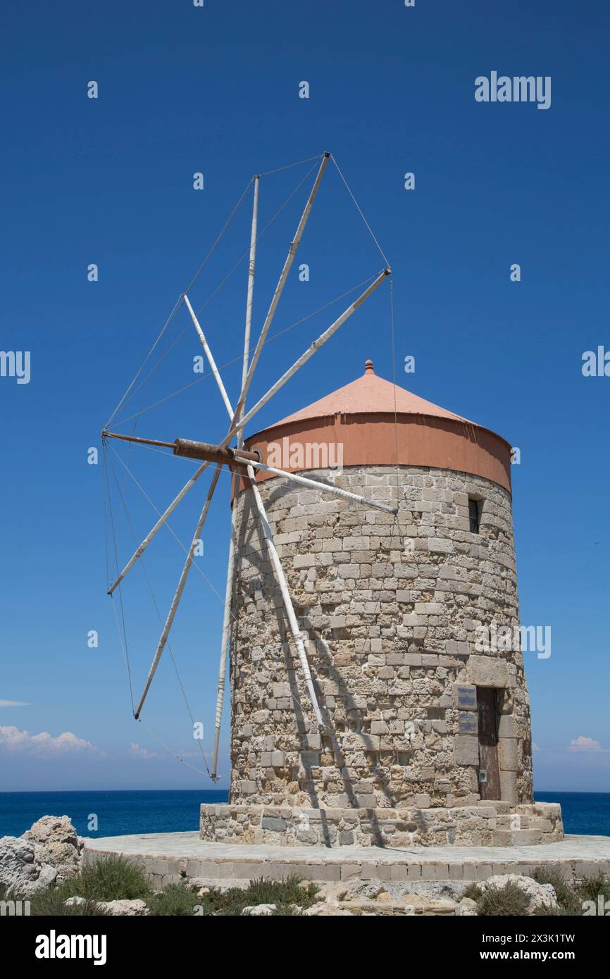 Windmills of Mandraki, Mandraki Harbour, Rhodes, Dodecanese Island ...