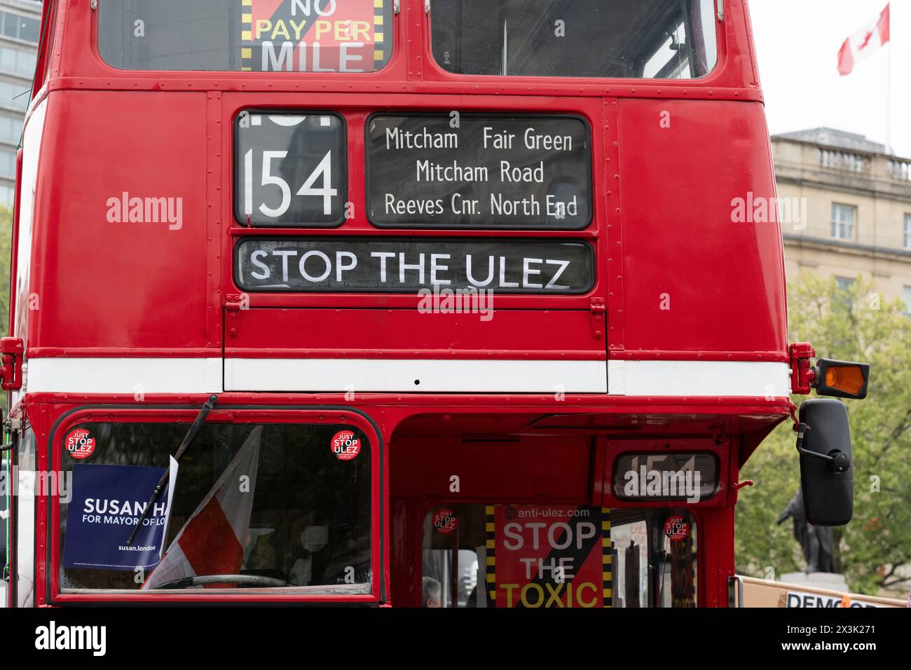 London, UK. 27 April, 2024. Opponents of the expansion of the Ultra Low ...