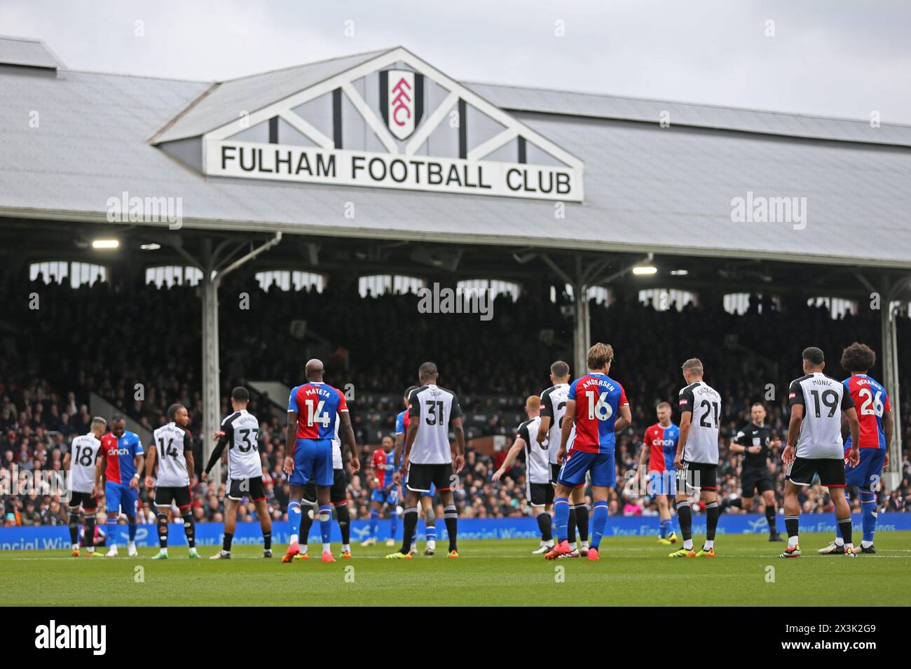 London, UK. 27th Apr, 2024. London, April 27th 2024: Free kick pitch ...