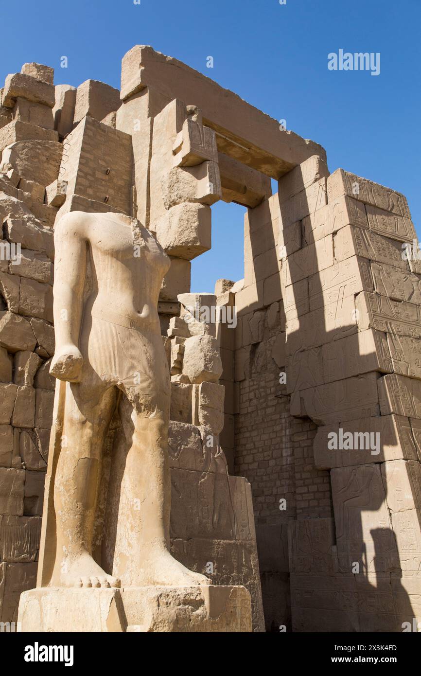 Statue of Headless Pharaoh, Karnak Temple Complex, UNESCO World ...