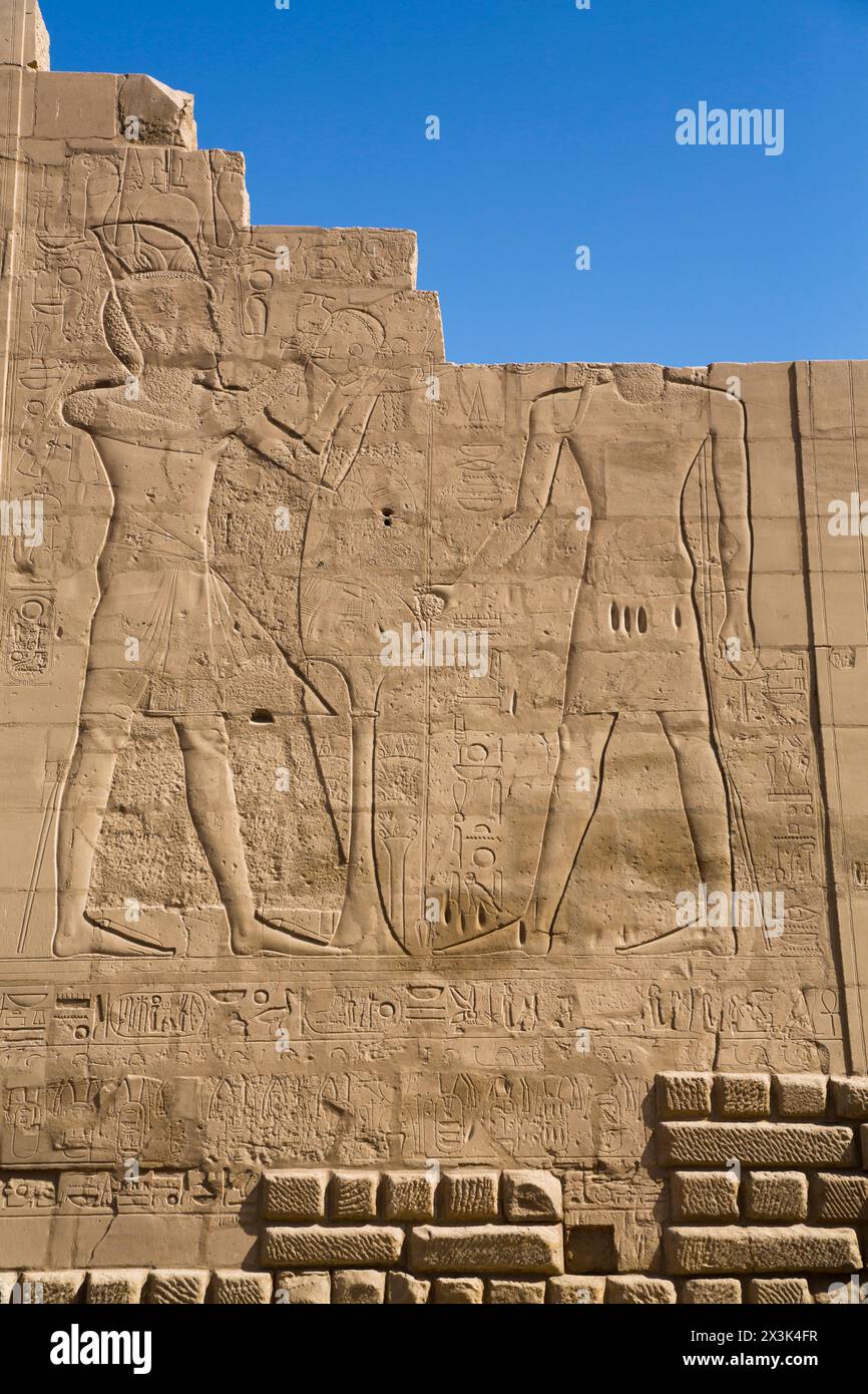 Relief of Pharaoh (left), Karnak Temple Complex, UNESCO World Heritage ...