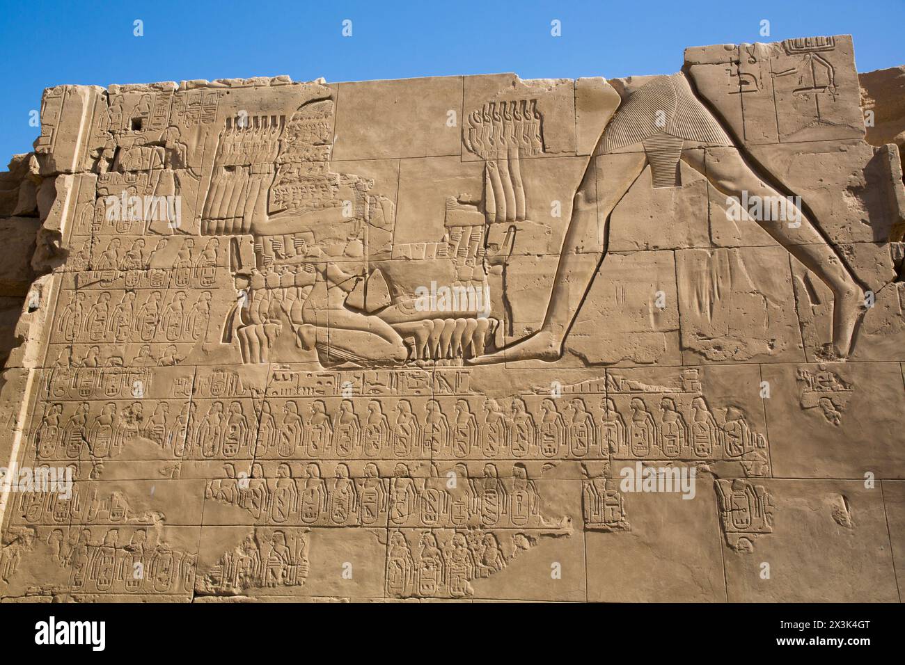 Pylon Reliefs, Karnak Temple Complex, UNESCO World Heritage Site, Luxor ...