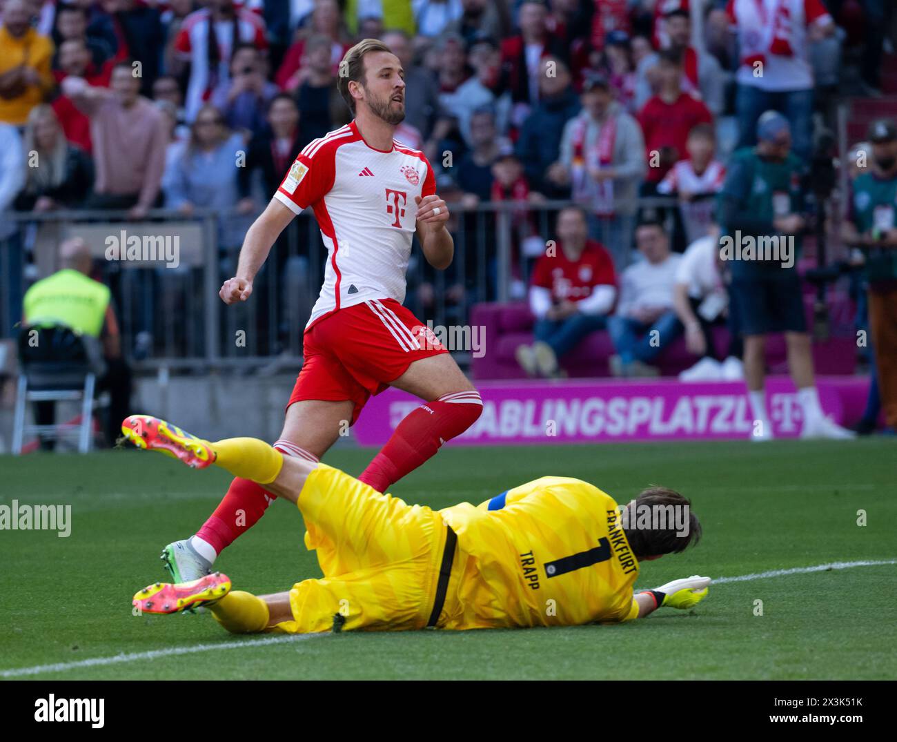Munich, Germany. 27th Apr, 2024. Soccer: Bundesliga, Bayern Munich ...
