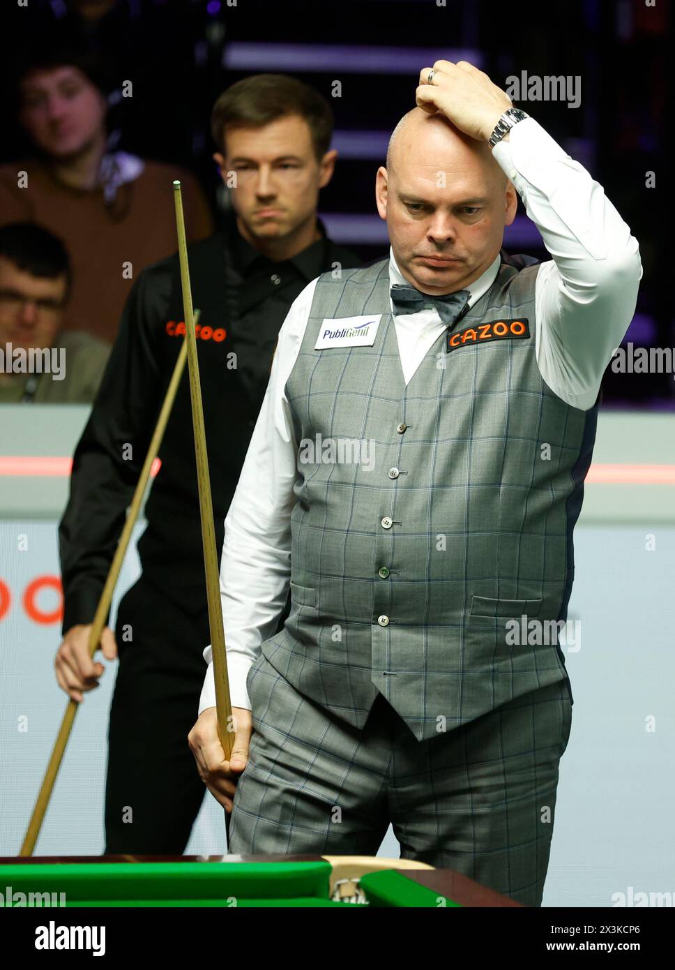 Jack Lisowski and Stuart Bingham on day eight of the 2024 Cazoo World ...